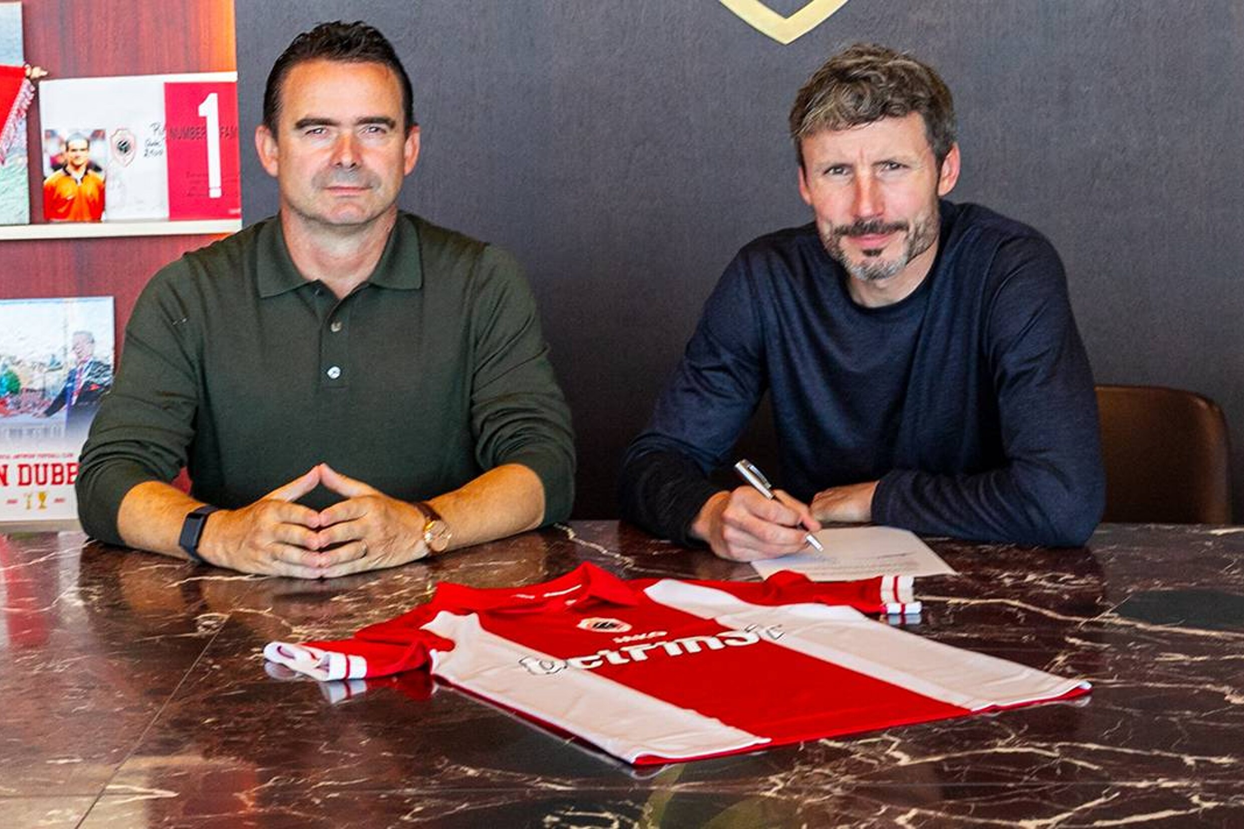 Kan hij weer aan de slag? Wie betaalt zijn salaris? En hoe betrokken is ...