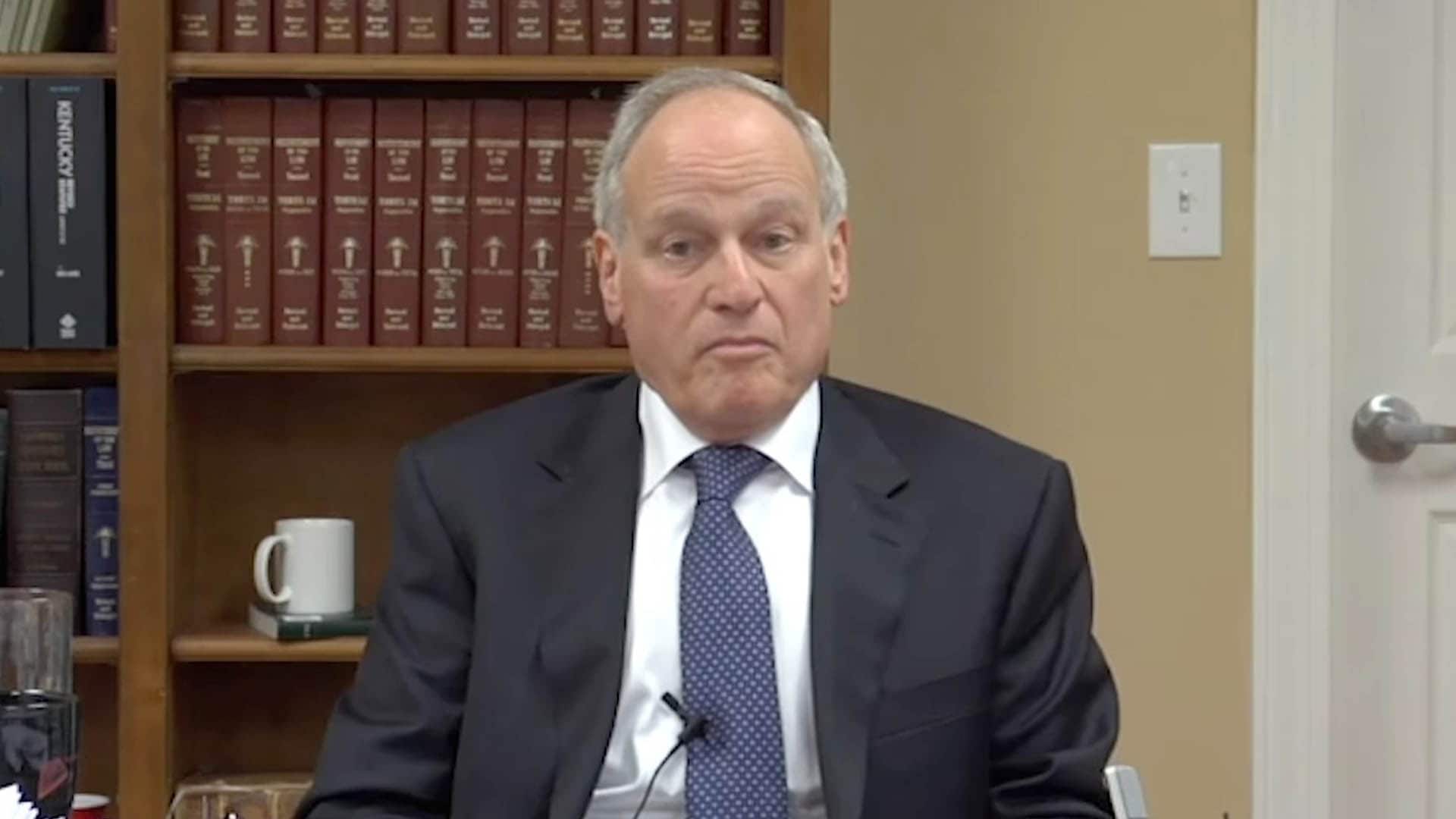 Nooit veroordeeld, nog altijd schatrijk: Richard Sackler, de man die ...