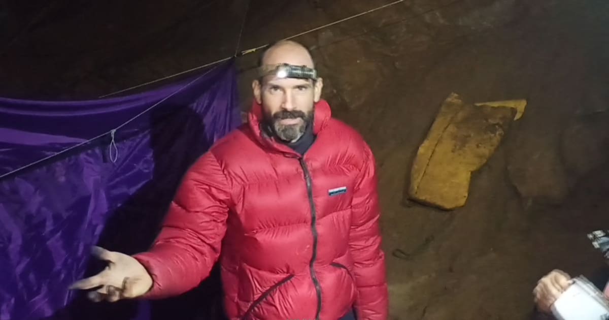 Zieke Amerikaanse speleoloog na negen dagen gered uit Turkse grot | De ...