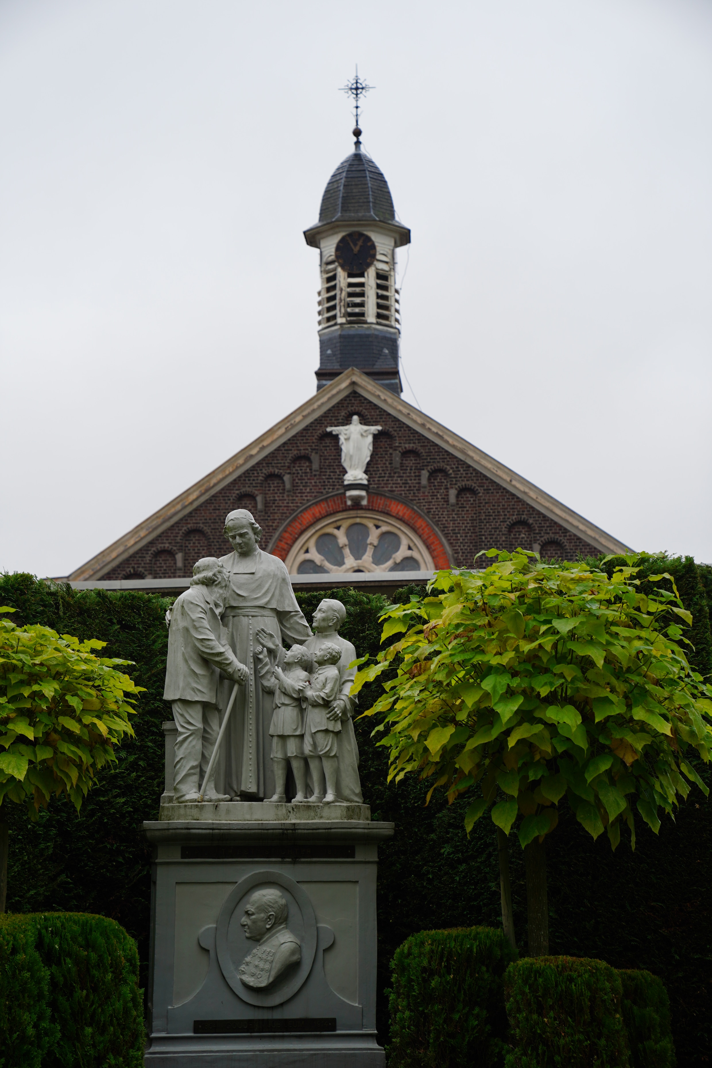 ‘Wij moesten met jongere kinderen doen wat de broeders eerder met ons ...