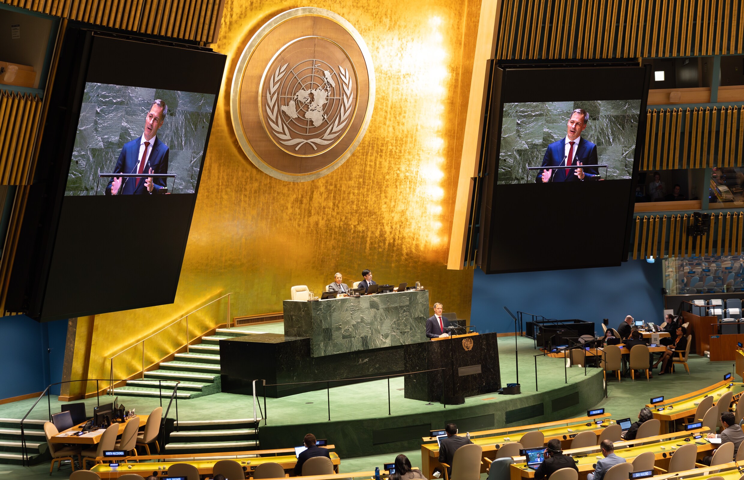 Premier De Croo als Baron von Münchhausen in New York | De Morgen