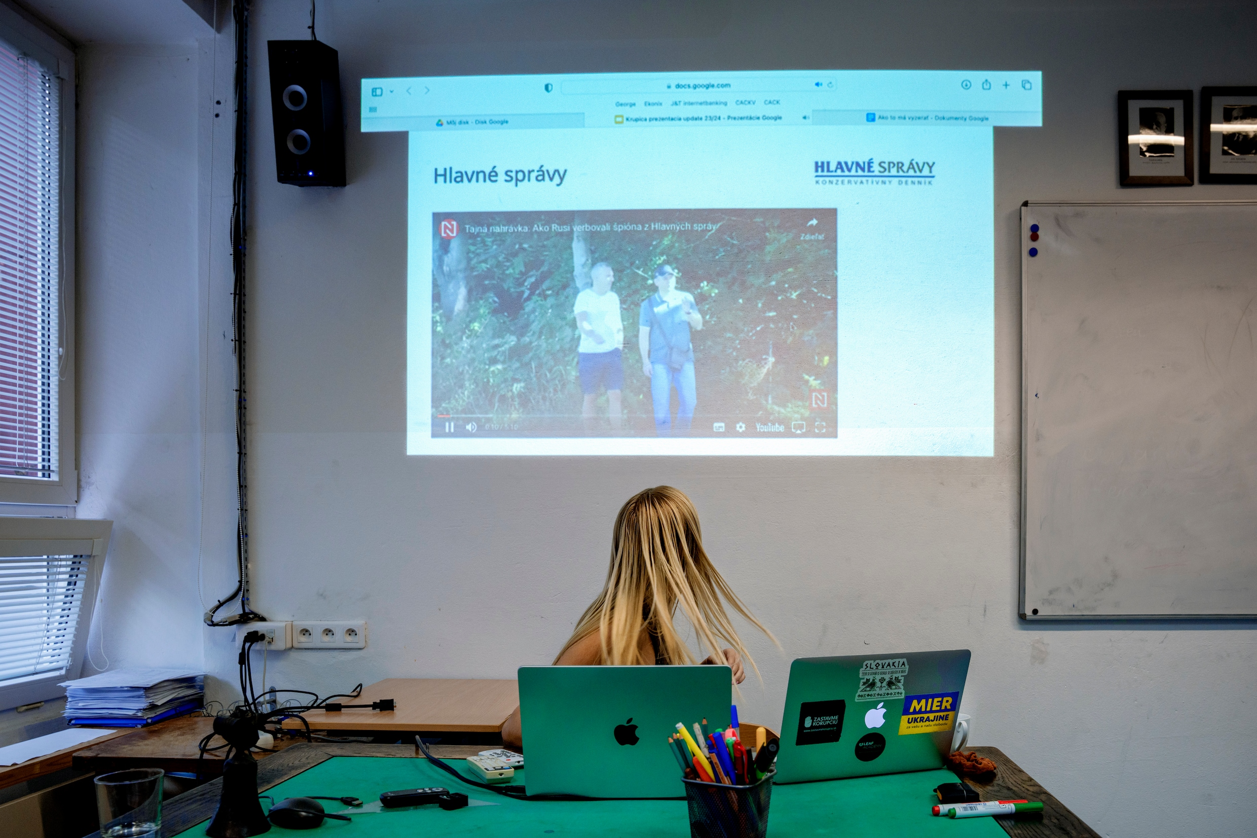 Slovaken vechten tegen desinformatie die verkiezingen op scherp zet ...