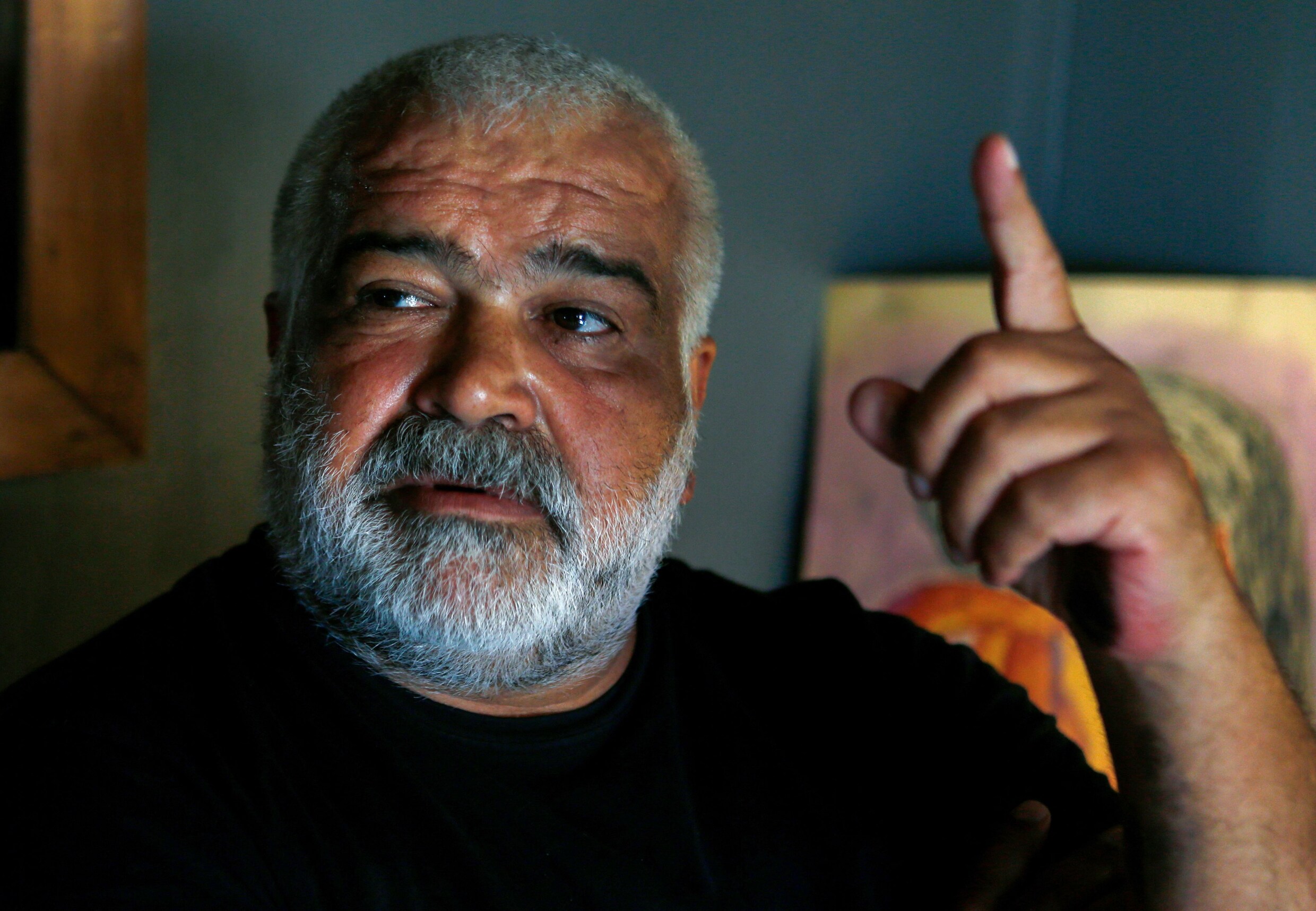 Khaled Khalifa (59), een van de bekendste Syrische auteurs, is ...