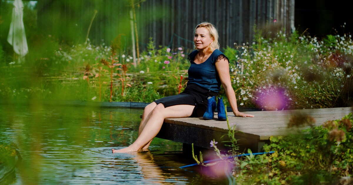 ‘Je mag niet mondig zijn. Je moet zwijgen, knikken en slikken’: Brenda ...