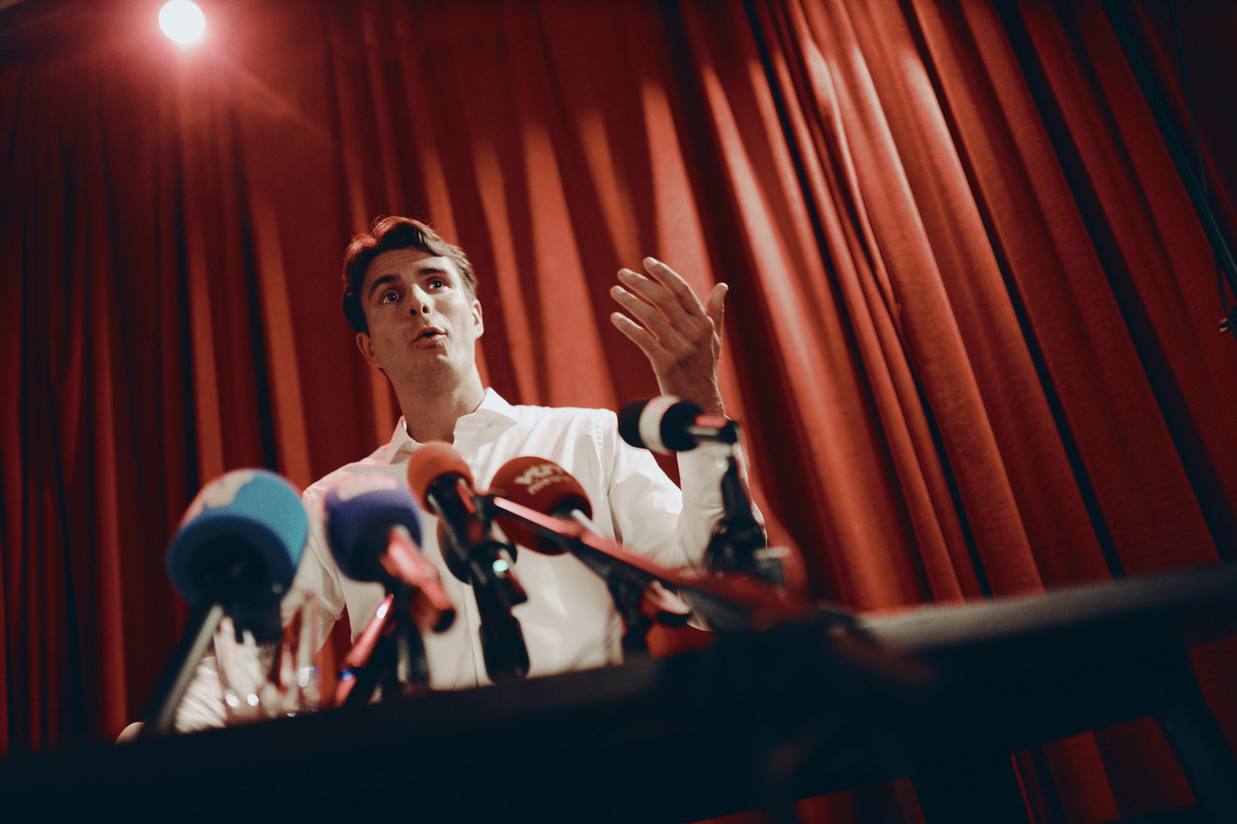 De halve knieval van Conner Rousseau: ‘Het was zattemansklap’ | De Morgen
