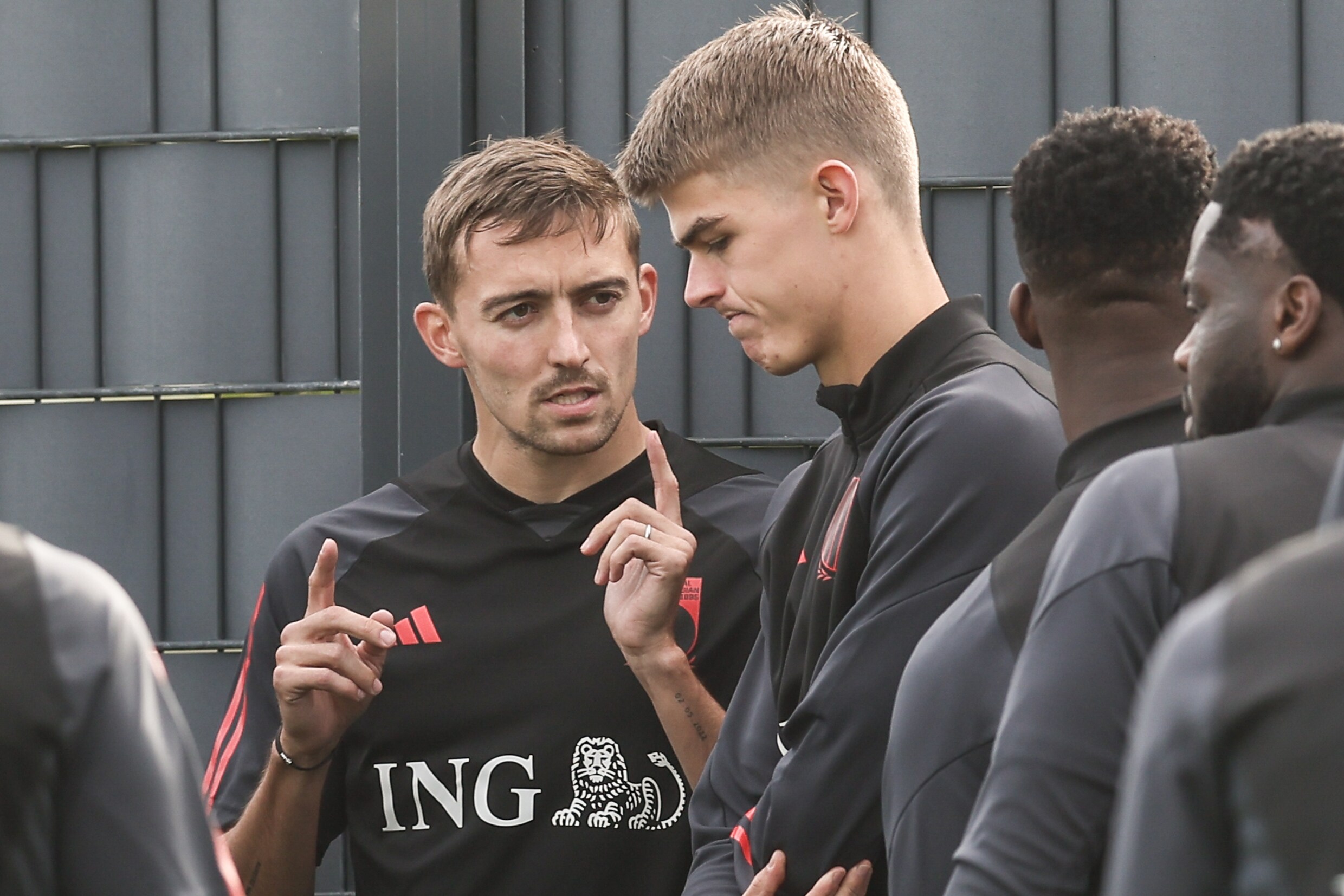 In het Basecamp van de Rode Duivels: ‘Hazard was onze kapitein, een ...