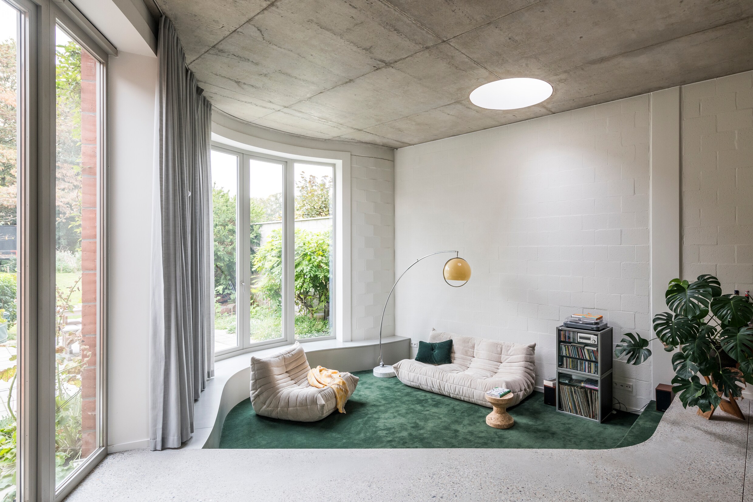 Spiegels, ronde muren of een huis in een huis: 7 woningen waar niets is ...