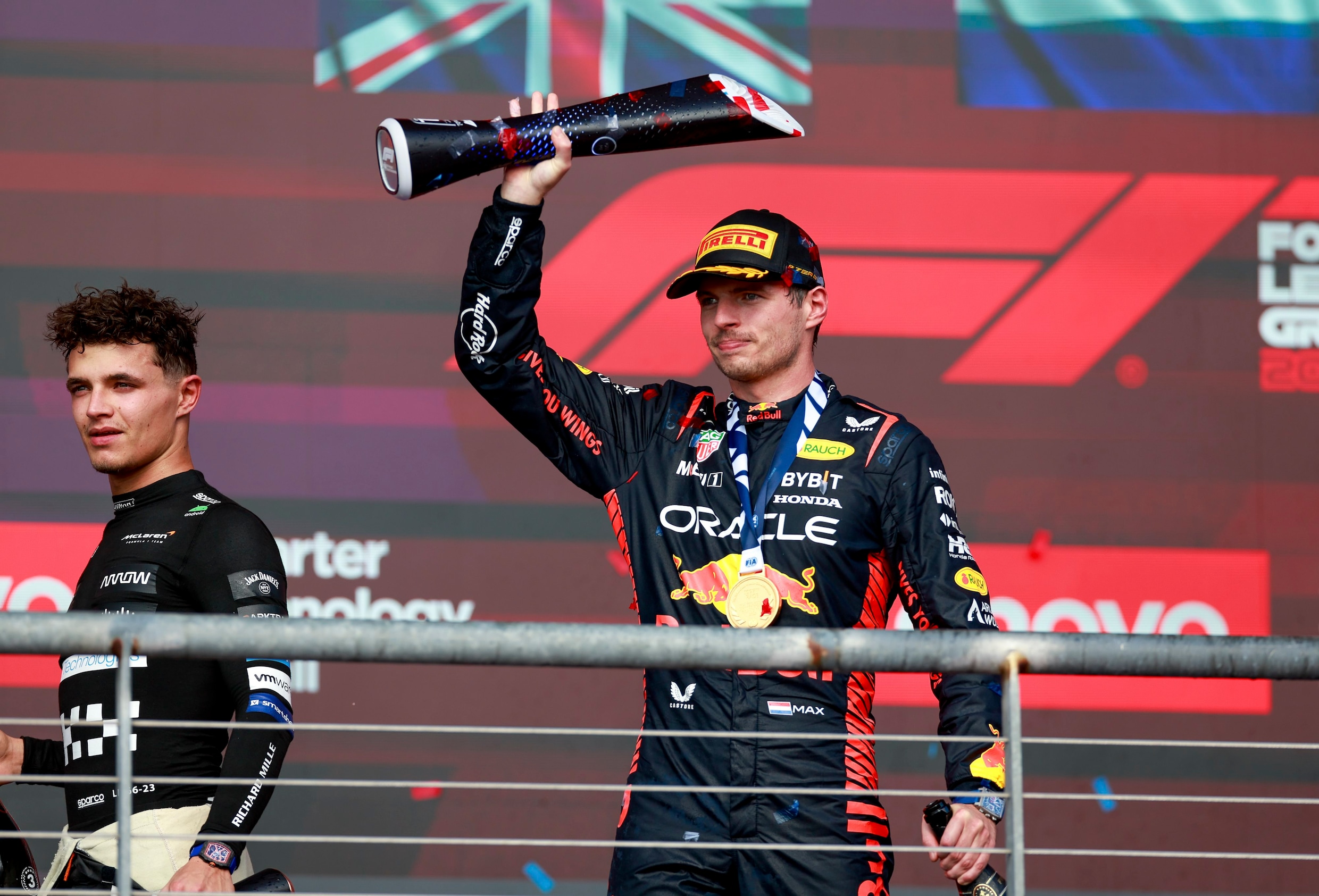 Max Verstappen wint zijn vijftigste grand prix, de vijftiende dit seizoen | De Morgen