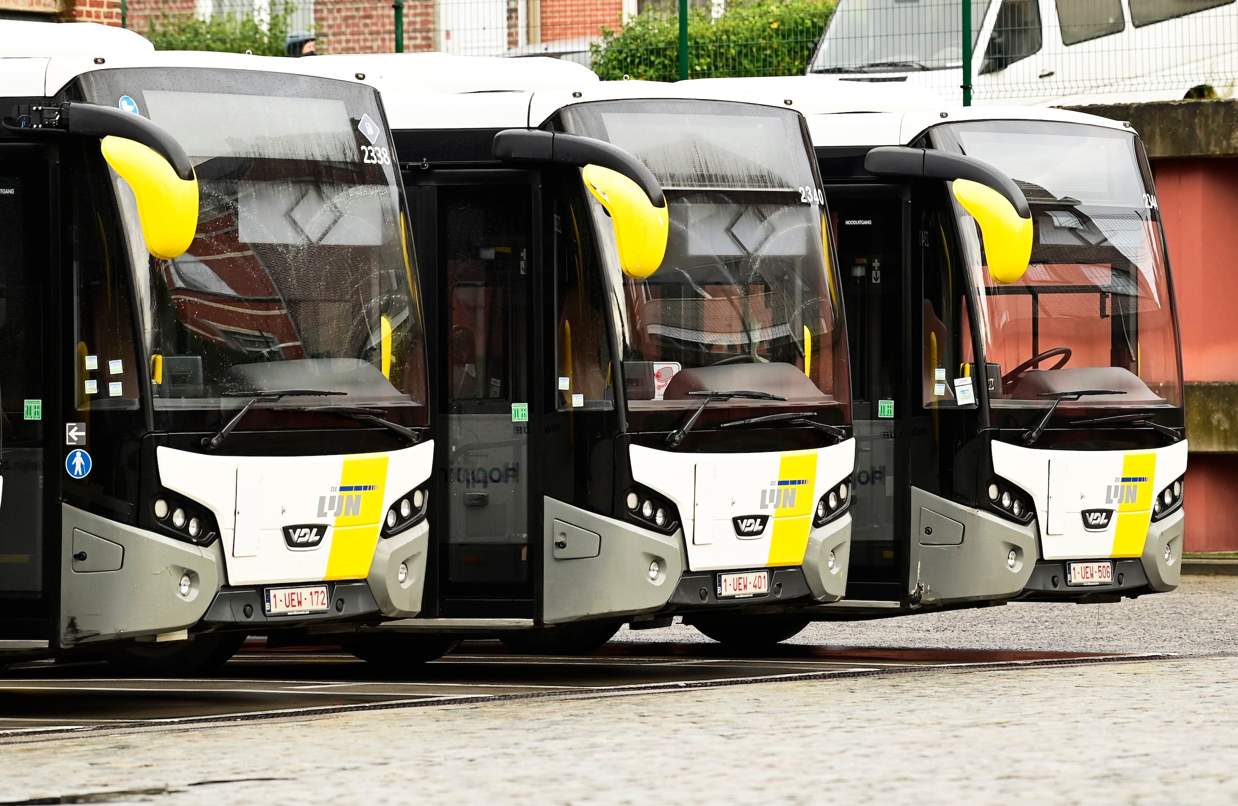Staking bij De Lijn in West-Vlaanderen: twee op de vijf bussen rijden ...