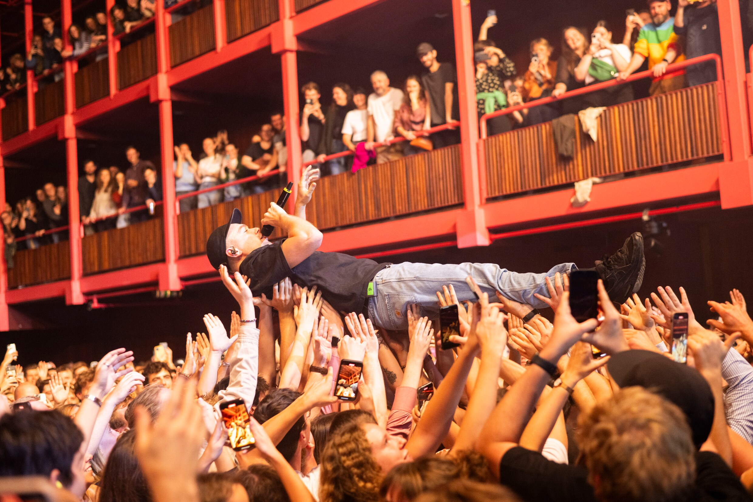 Brihang in de AB: zwemmen in de eeuwigheid ★★★★☆ | De Morgen
