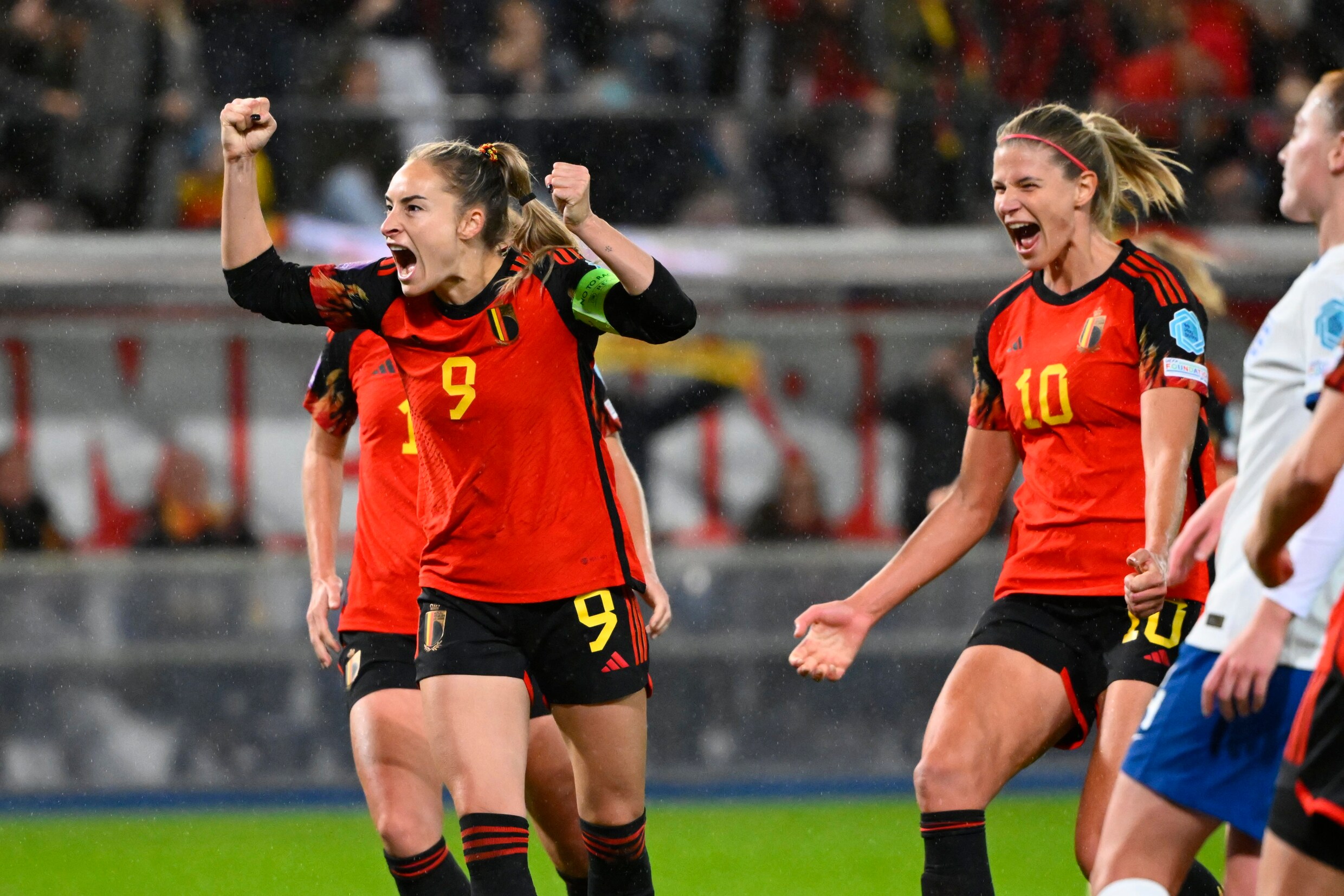 ‘Onze grootste stunt ooit’: Red Flames in de wolken na historische zege ...