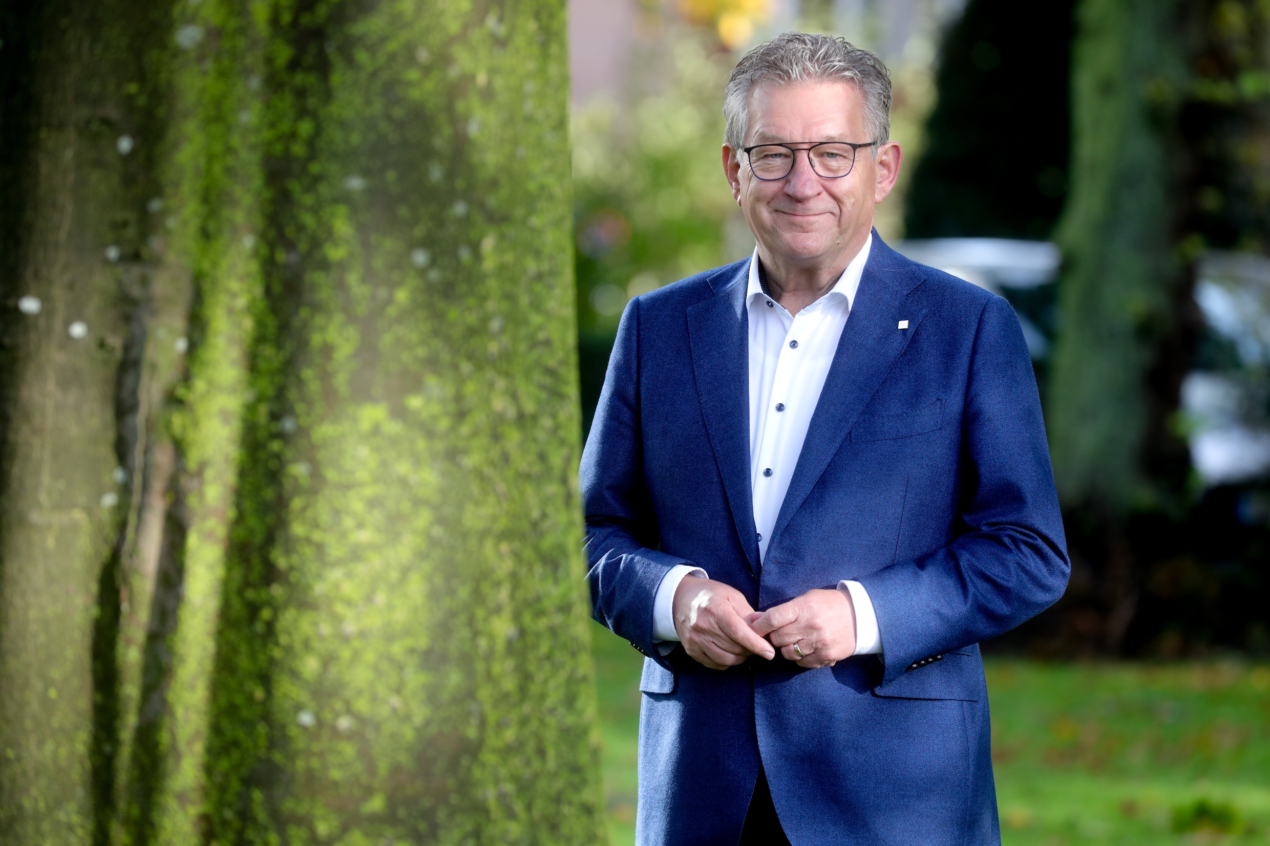 Twintiger met mes opgepakt aan woning van burgemeester van Brugge | De ...