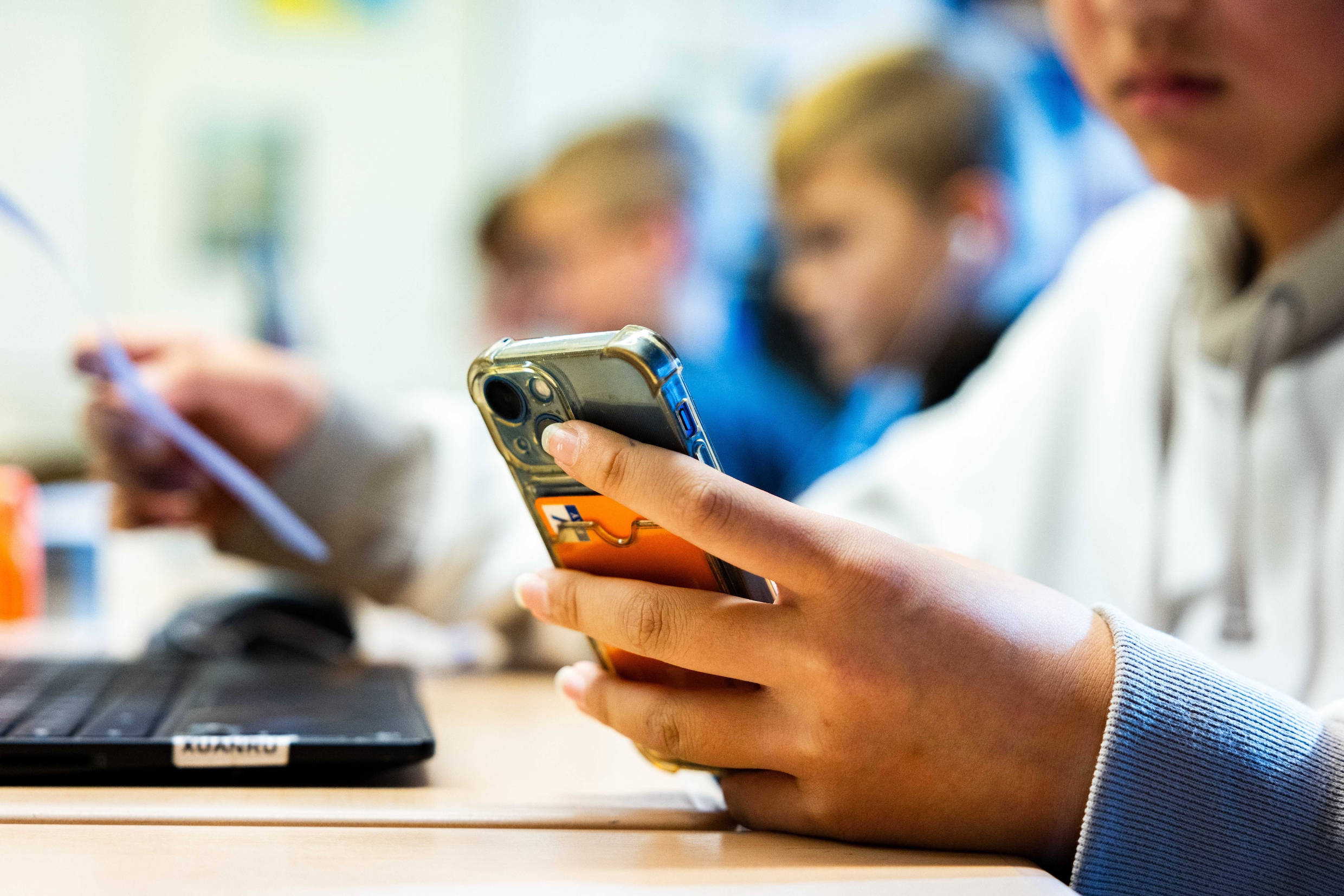 Nieuw-Zeeland verbiedt smartphone op school | De Morgen
