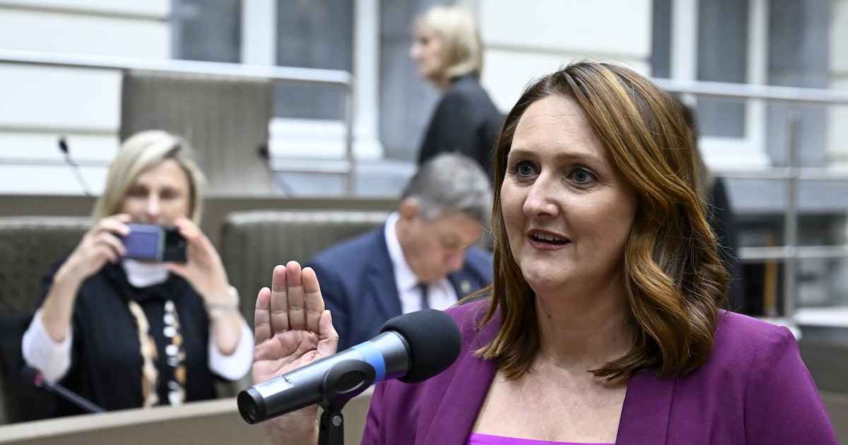Gwendolyn Rutten legt eed af als nieuwe Vlaamse minister, Jambon had Somers ‘liever tot einde ...