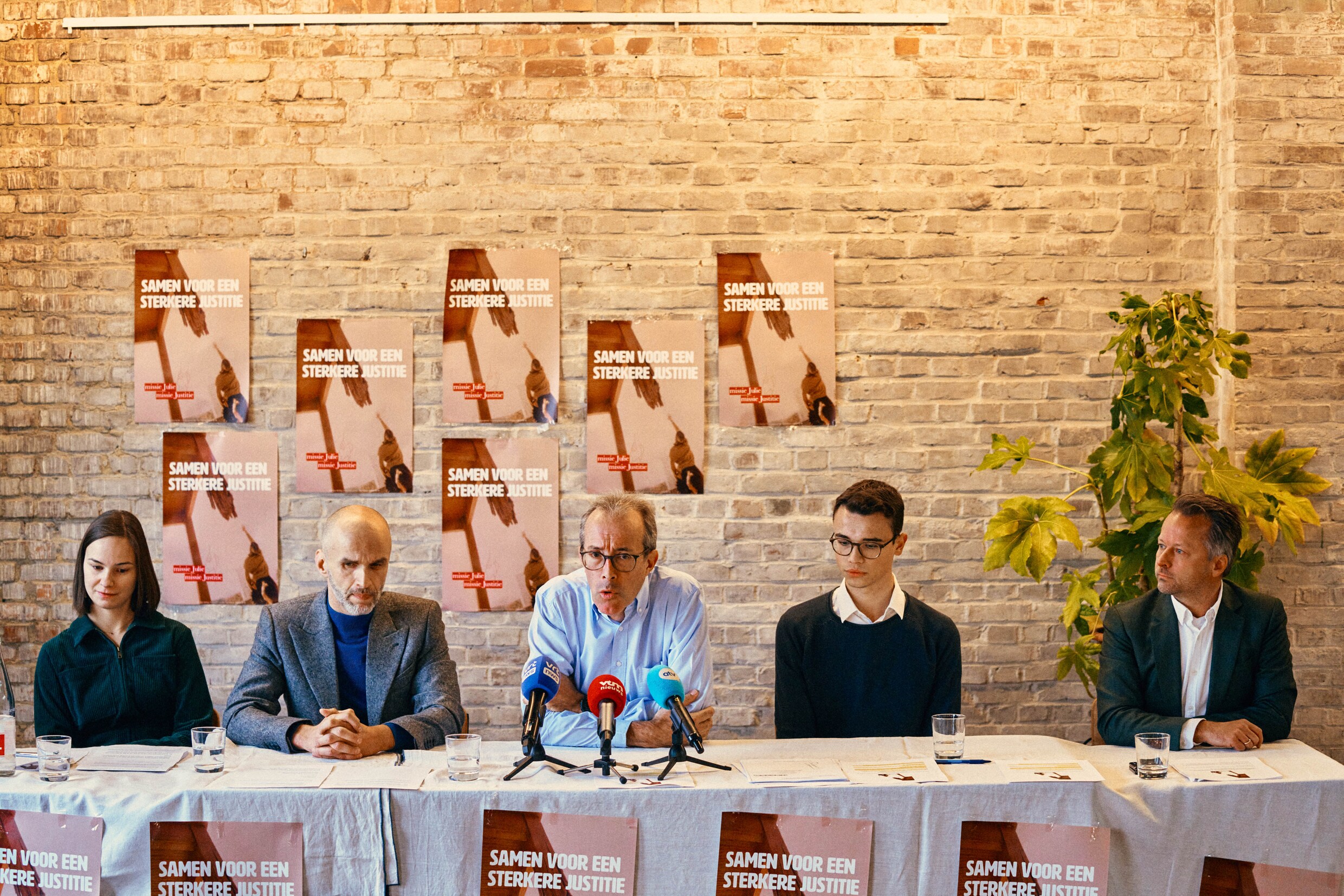 ‘Blijkbaar volstond haar dood niet. De geschiedenis moest zich herhalen ...