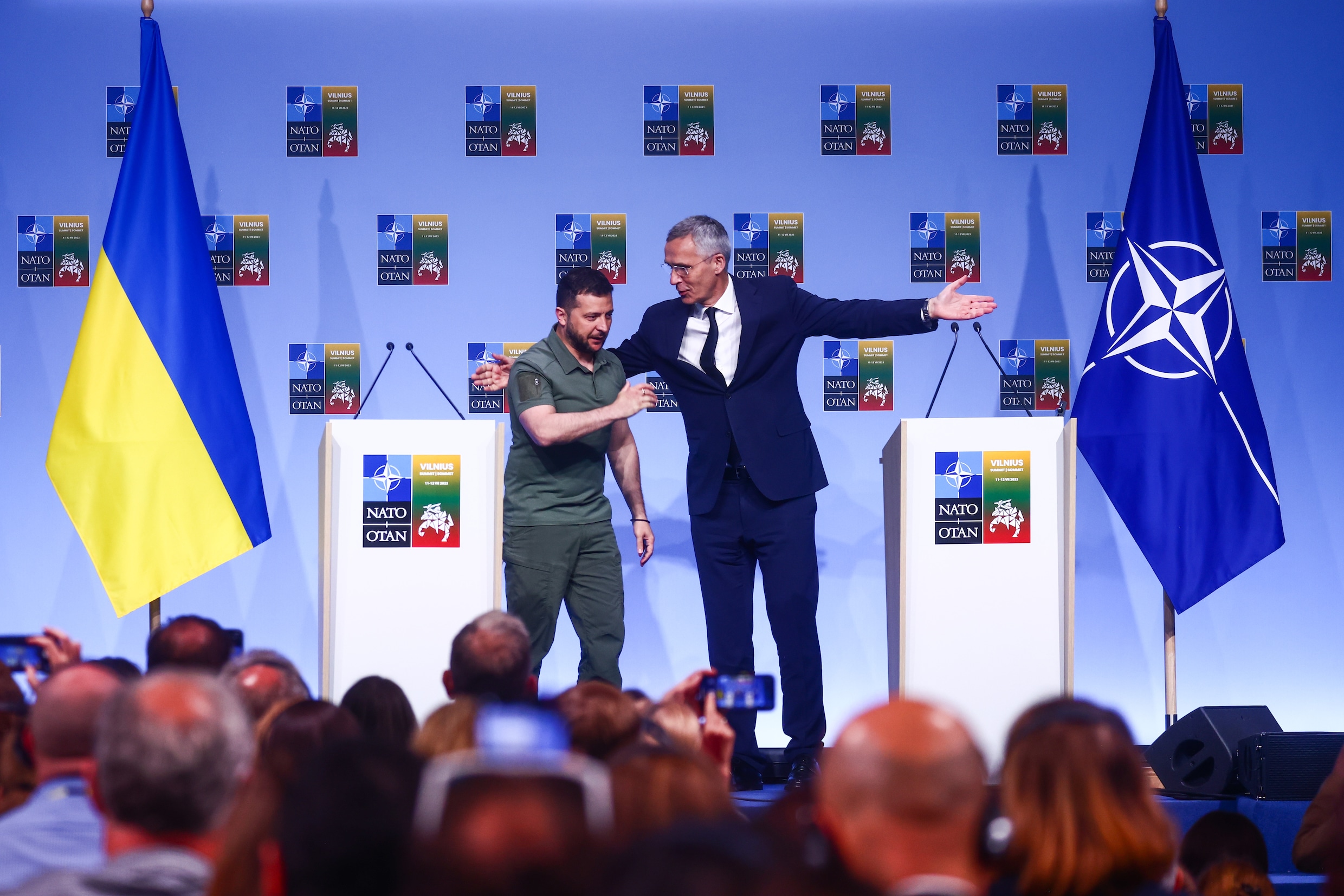 Oud-chefs van de NAVO pleiten voor snelle toetreding Oekraïne, zonder bezette gebieden | De Morgen