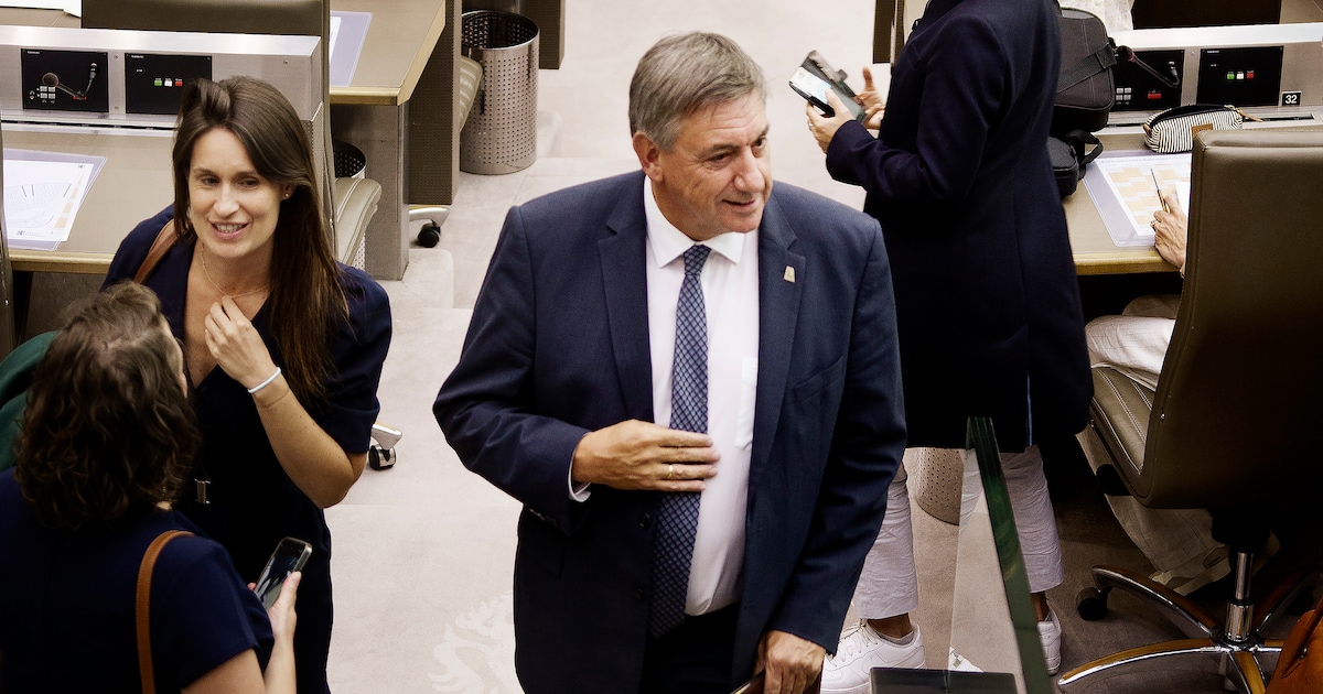 Geen Europese exit: Jan Jambon mag zijn palmares als Vlaams minister-president verdedigen in ...