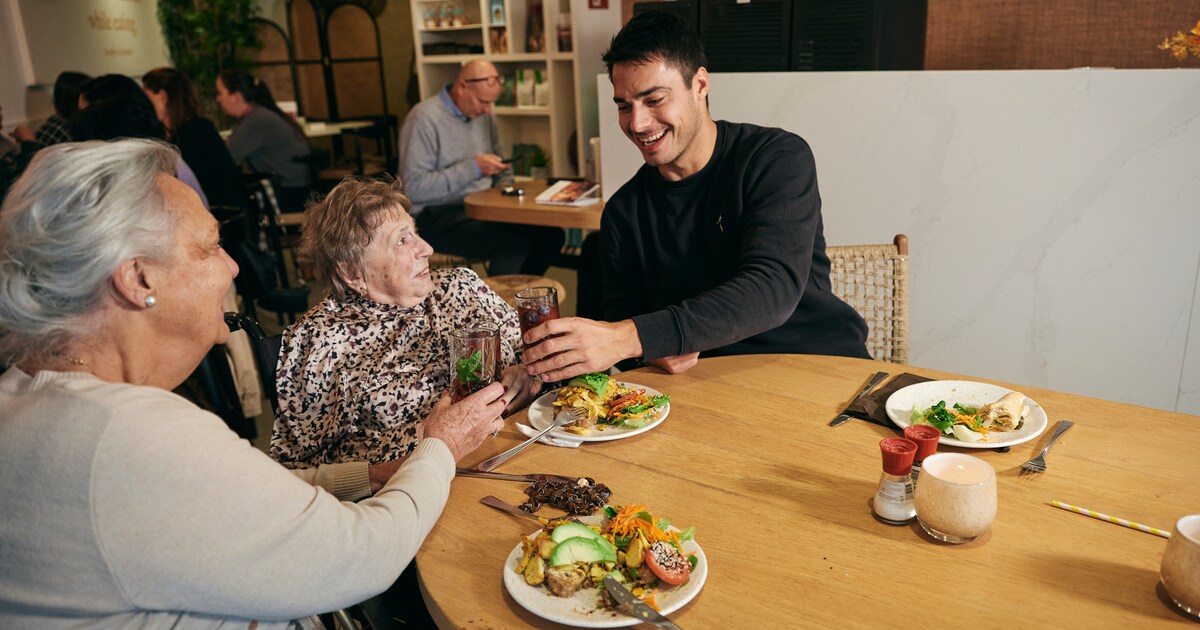 Toosten met de bomma’s | De Morgen