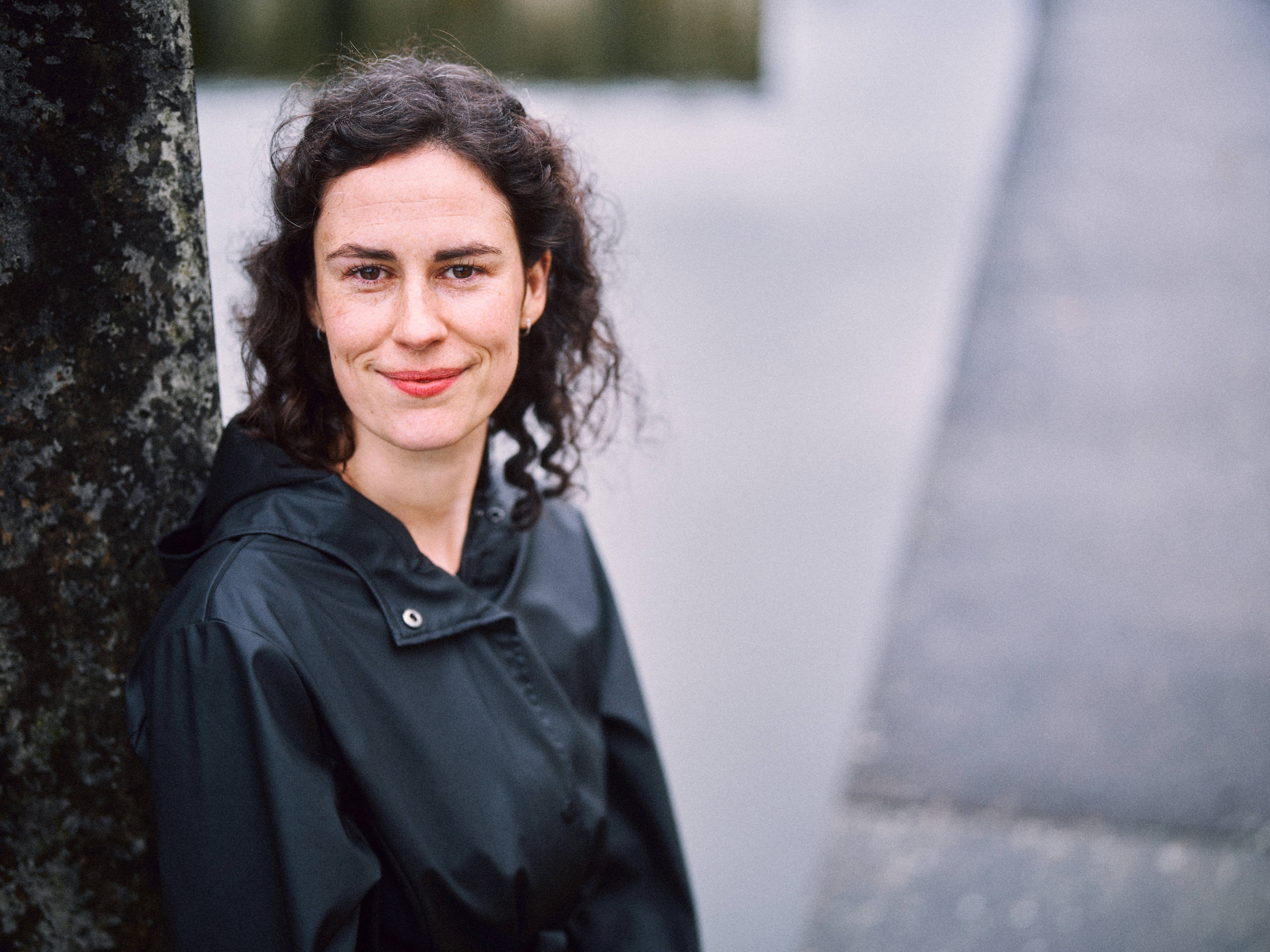 Sara Bervoets schildert zich los van de trauma’s die ze opliep als ...