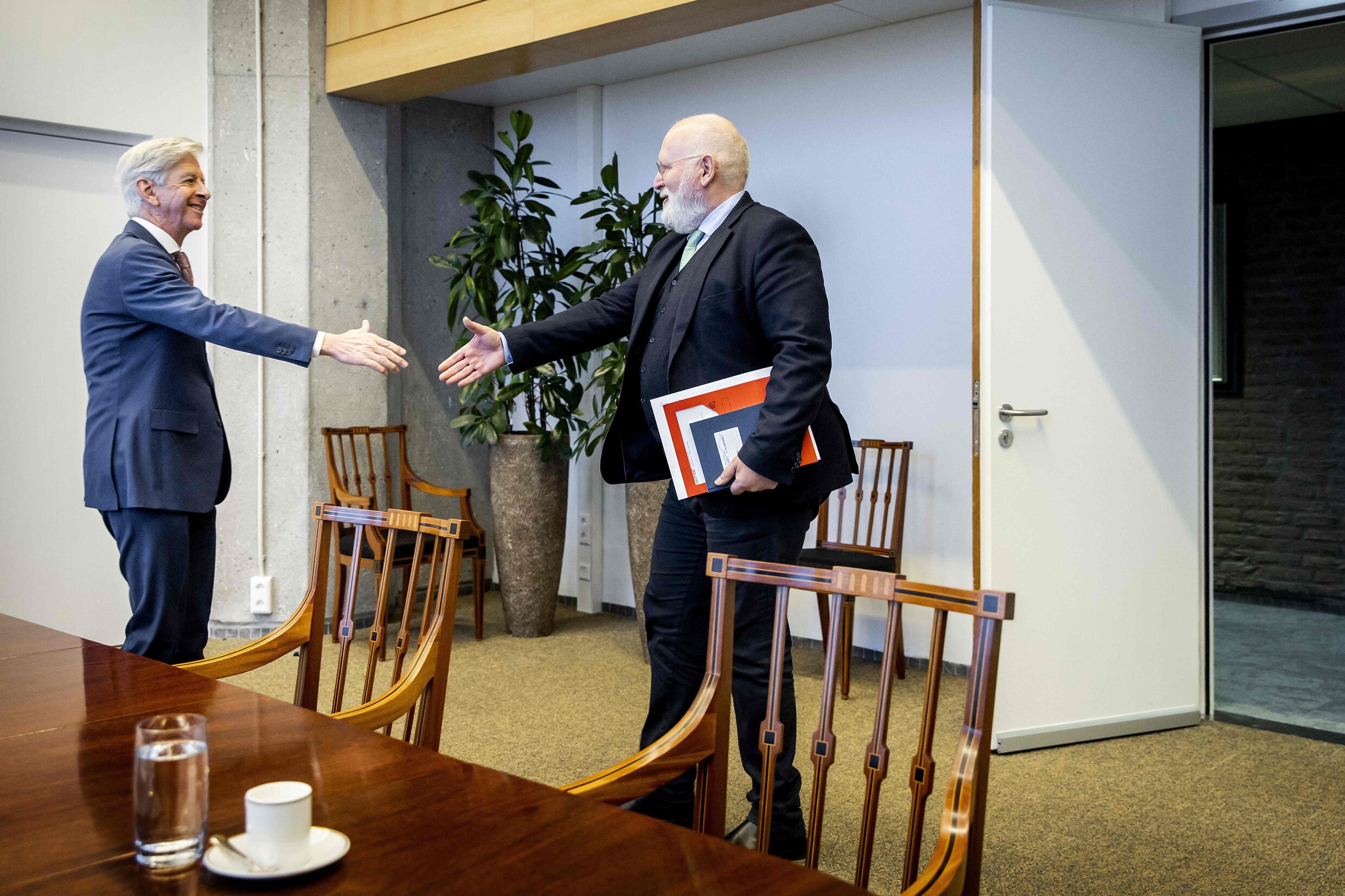Live - Verkiezingen Nederland. Verkenner Ronald Plasterk heeft meer ...