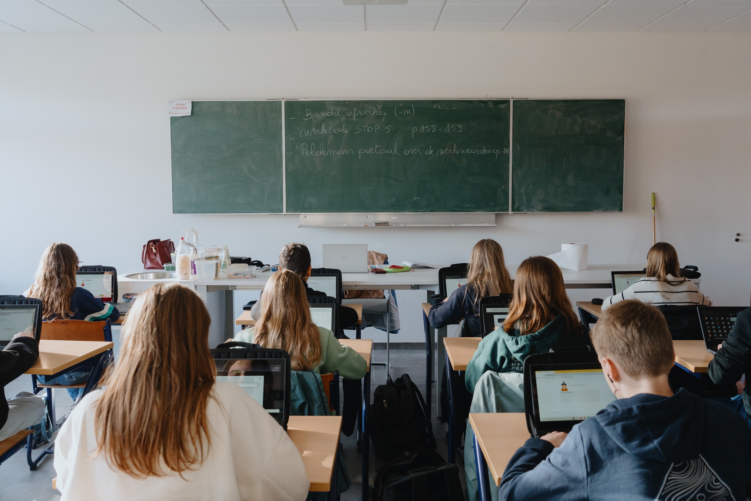 Dubbel zoveel arme kinderen in Vlaanderen op 20 jaar tijd: dit zijn 5 ...