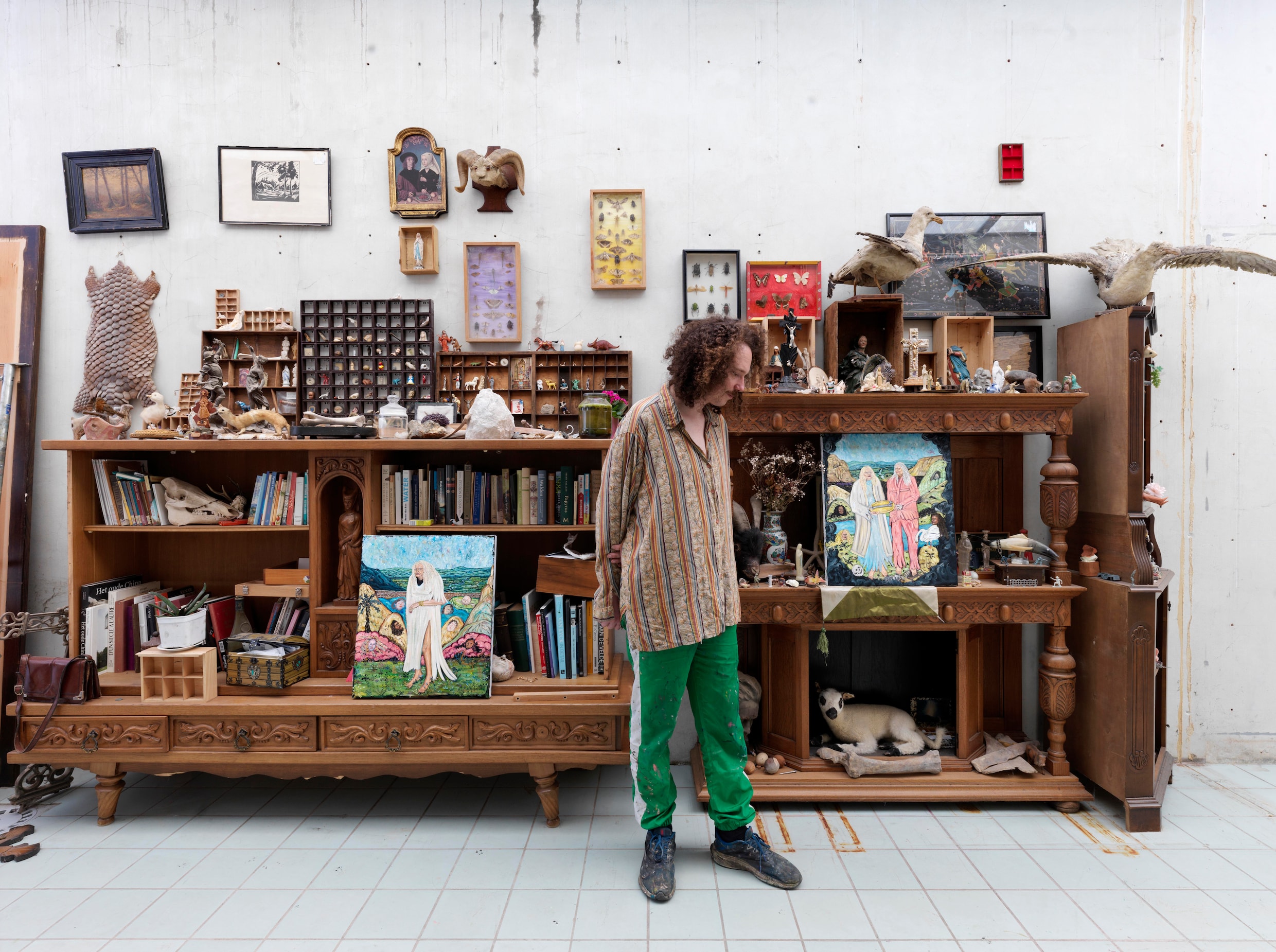 En dan komt kunstenaar Bram Demunter thuis met een vuilniszak vol ...