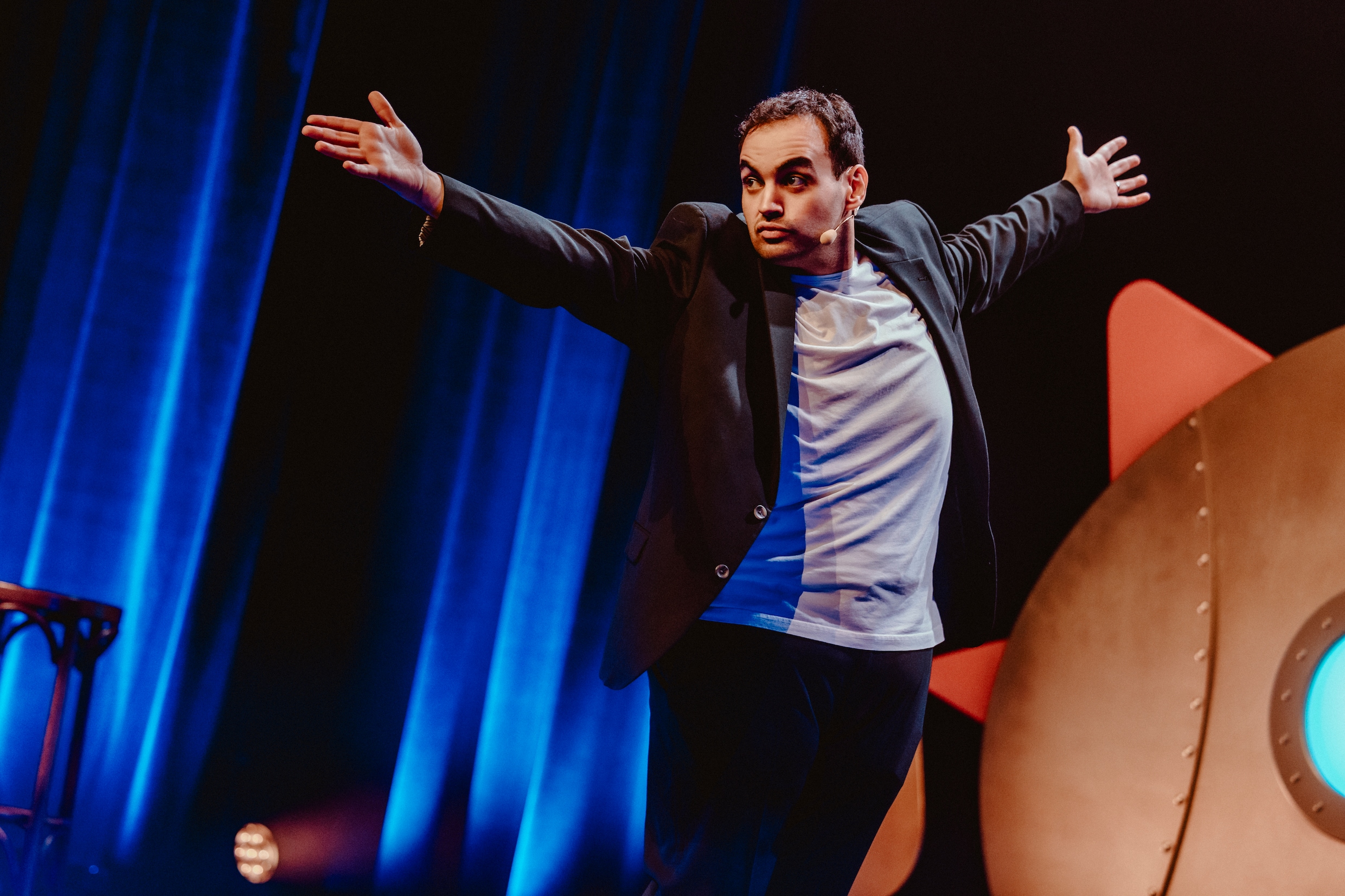 ‘Mag ik even?’ van Kamal Kharmach: meer van hetzelfde, maar dan toch weer een tikje beter ...