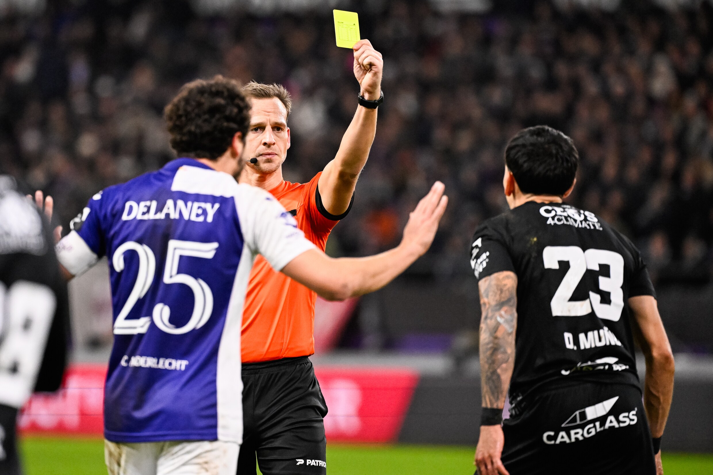 Racing Genk krijgt geen uitstel en speelt match tegen Antwerp onder ...