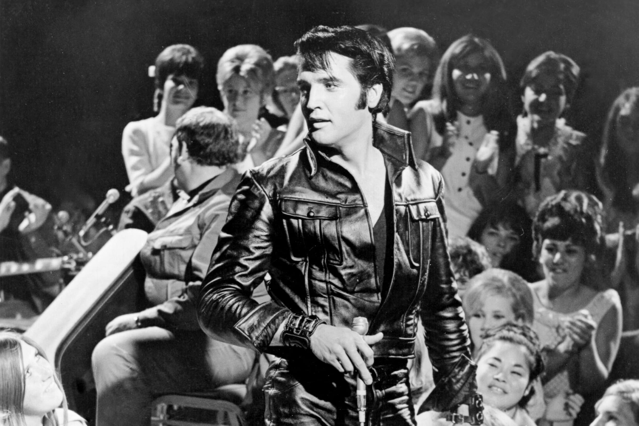 Vergeet double denim, nu is het tijd voor de leer op leer-look | De Morgen