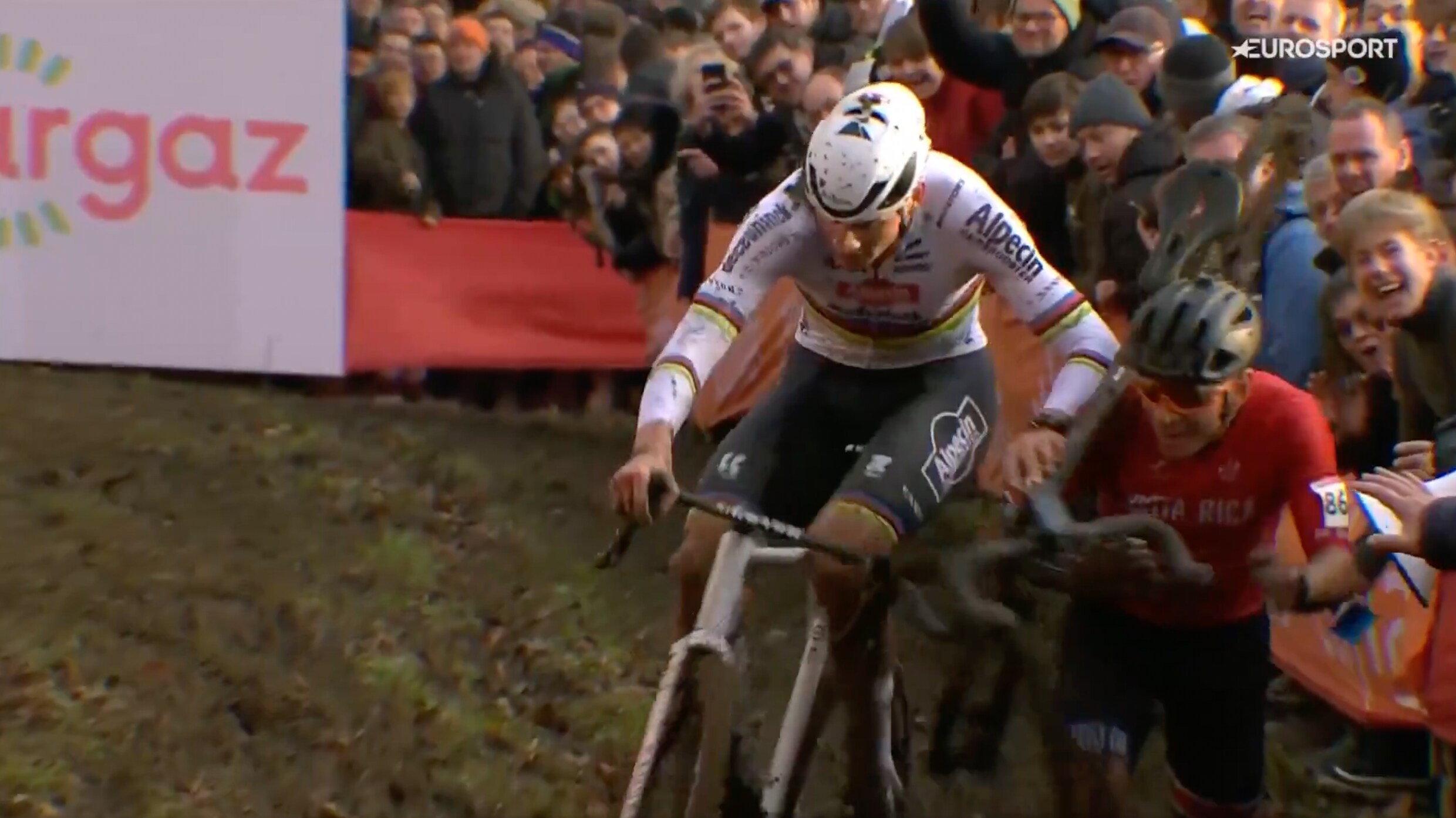 Betekent duwtje van Van der Poel fin de carrière voor Nystrom? ‘Ik moet ...