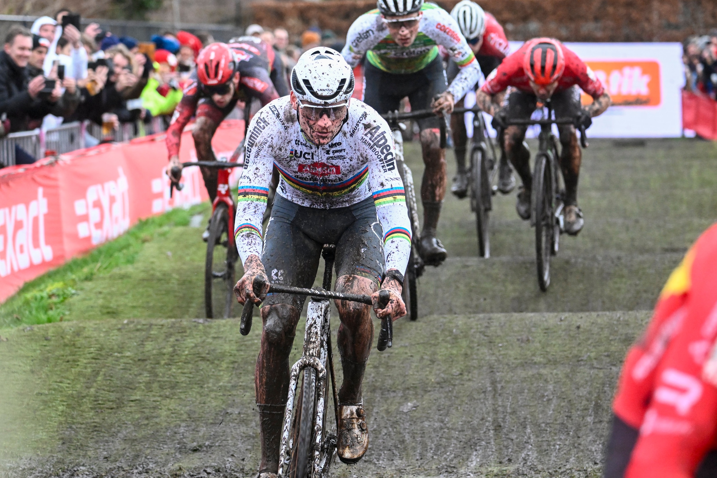 Recordaantal veldrijders voor wereldbeker in Hulst | De Morgen