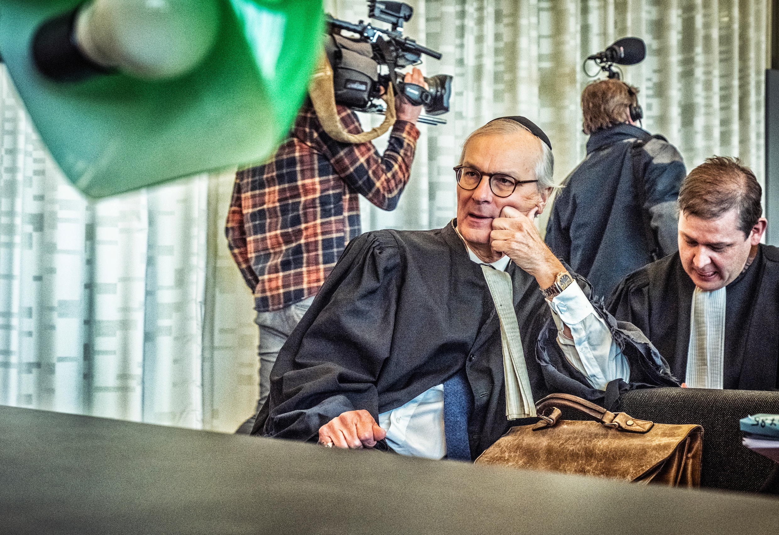 Topadvocaat Hans Rieder beschuldigd van domiciliefraude en ...