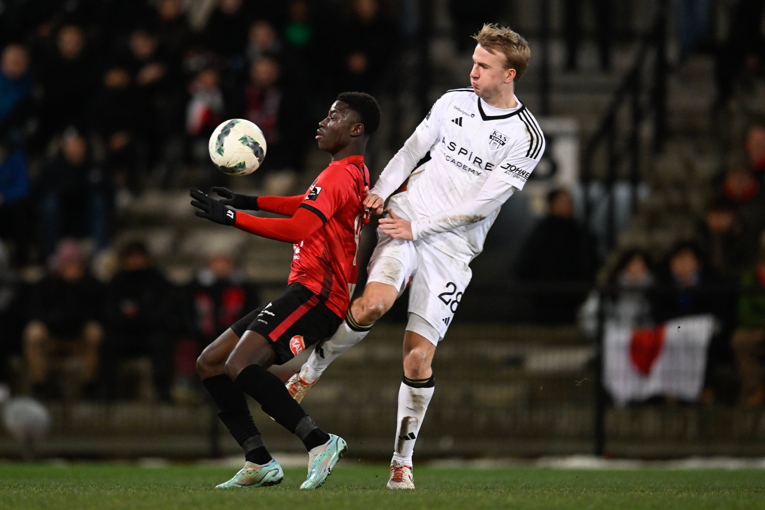 Die vijf minuten voetbal tussen RWDM en Eupen zullen meer dan 25.000 ...