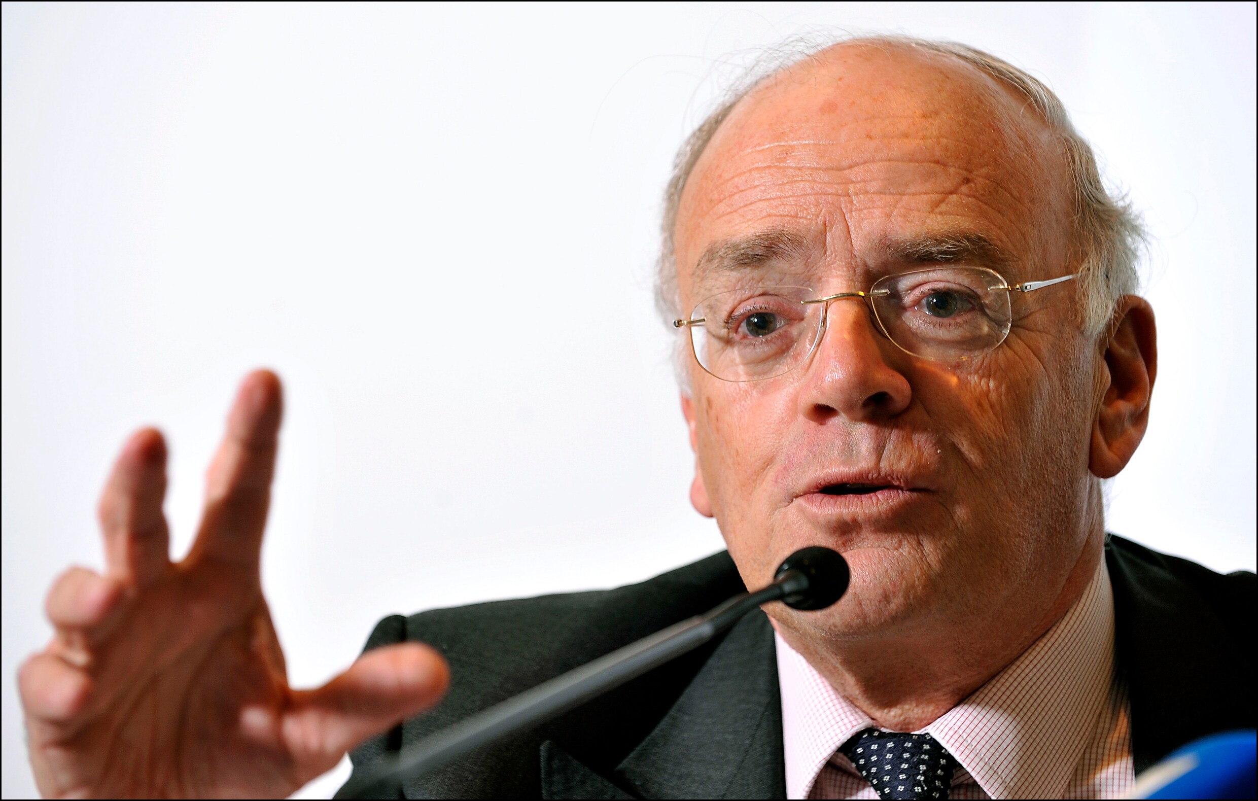 Crombez (sp.a) haalt uit naar Belfius-voorzitter Bouckaert | De Morgen