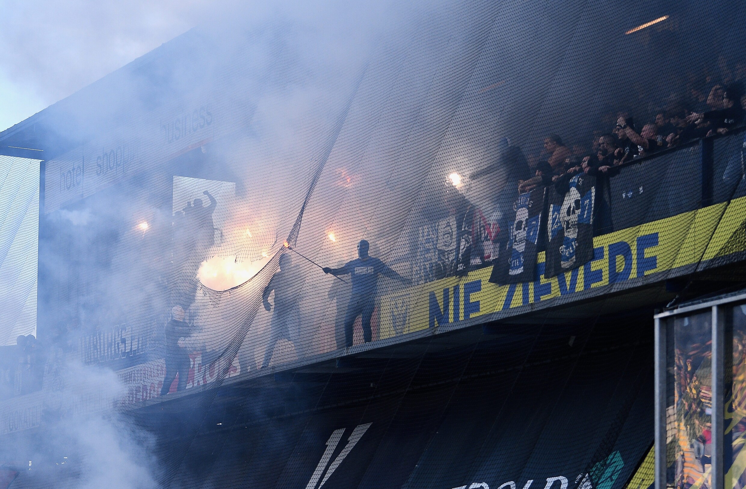 Pro League grijpt in na supportersgeweld: volgende drie wedstrijden ...