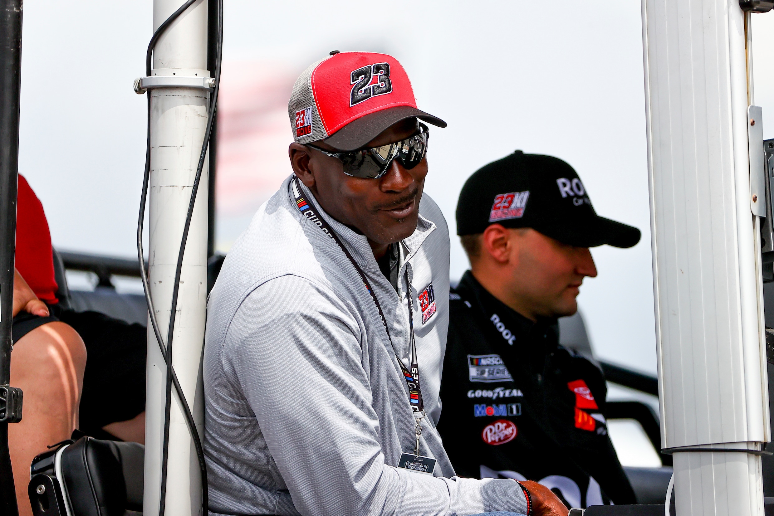 Michael Jordan wil de witte Nascar-races kleur doen bekennen | De Morgen