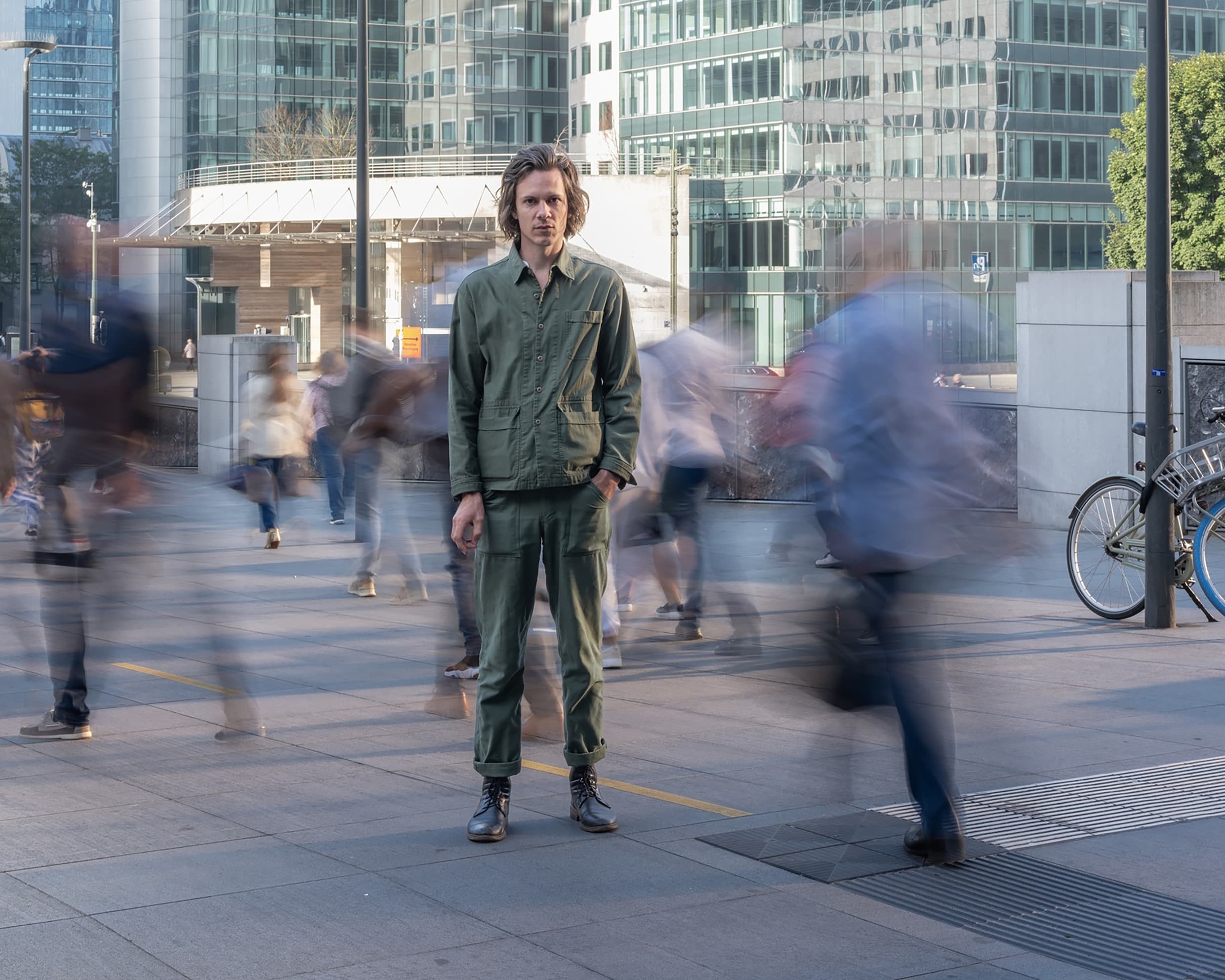 Sobere taal en jakkerende gitaren: ‘Everybody Knows’ van The Bony King ...