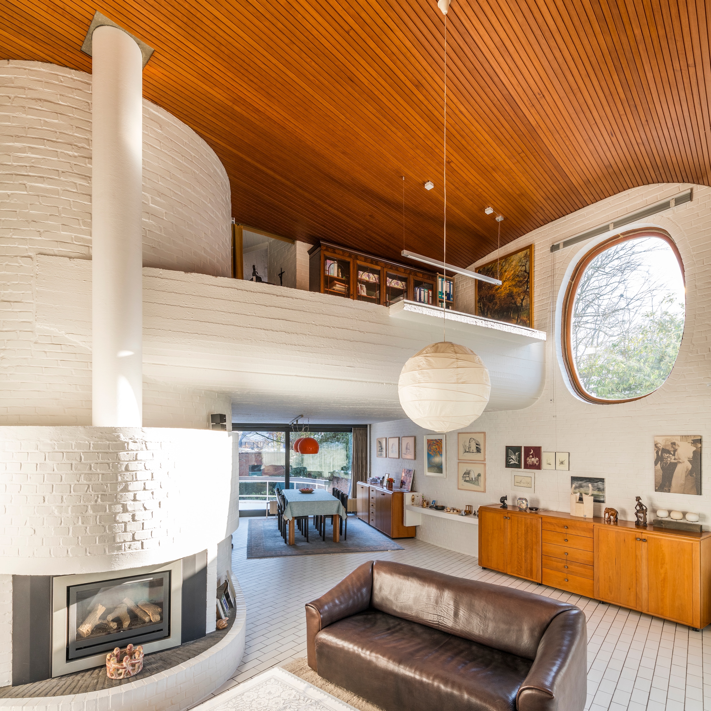 Een huis vol licht en poëzie: binnenkijken in een meesterwerk van ...