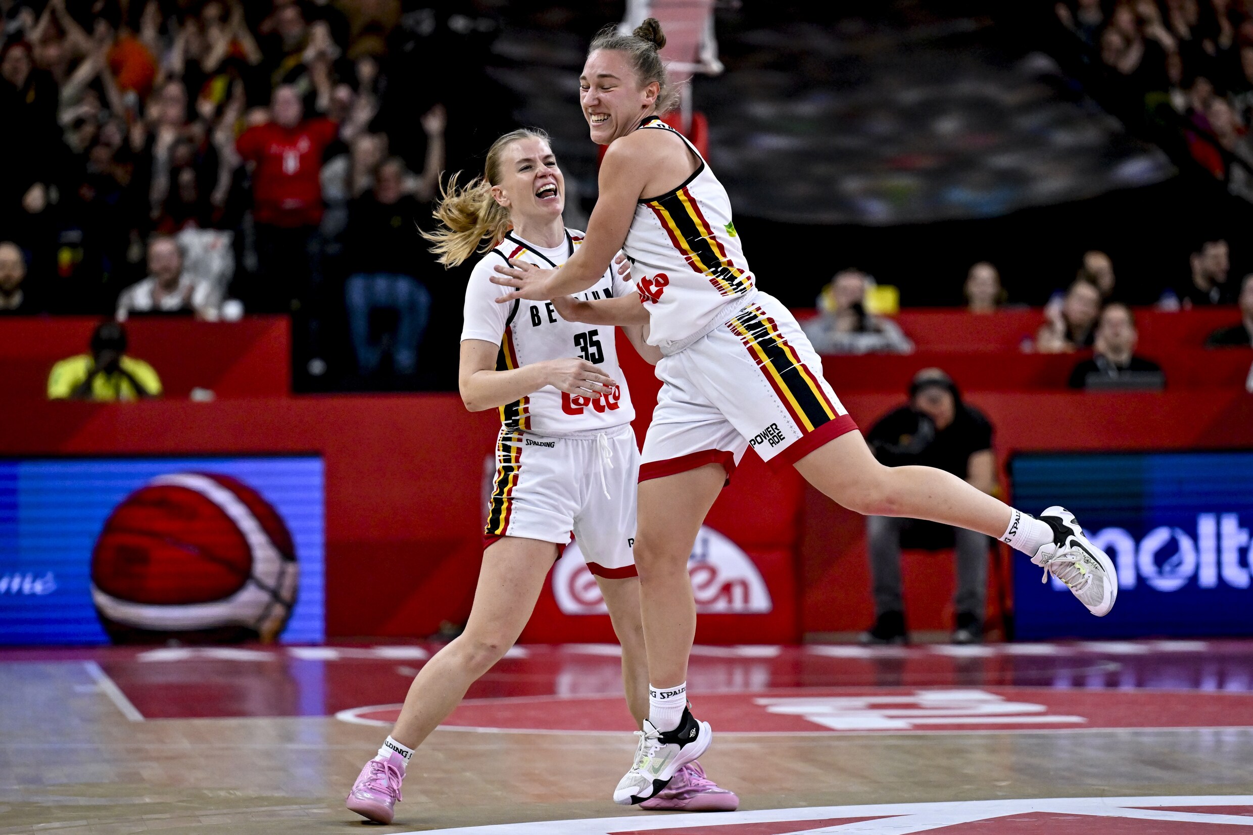 Magistrale Meesseman helpt Belgian Cats aan ticket voor Olympische ...