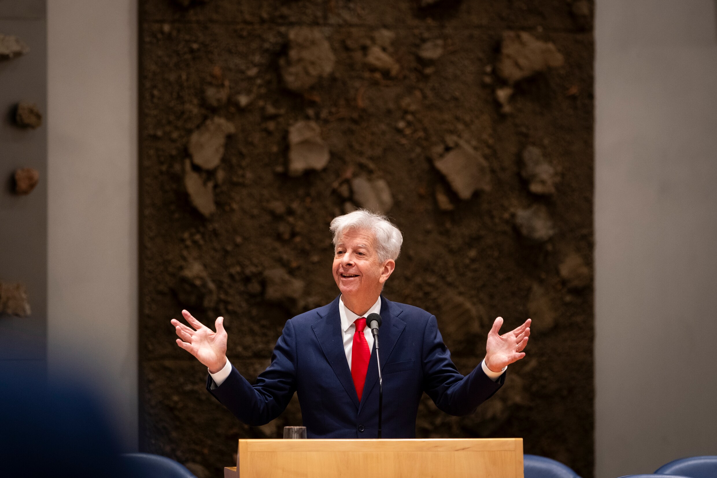 Voormalig socialistische minister Plasterk in beeld als nieuwe premier ...