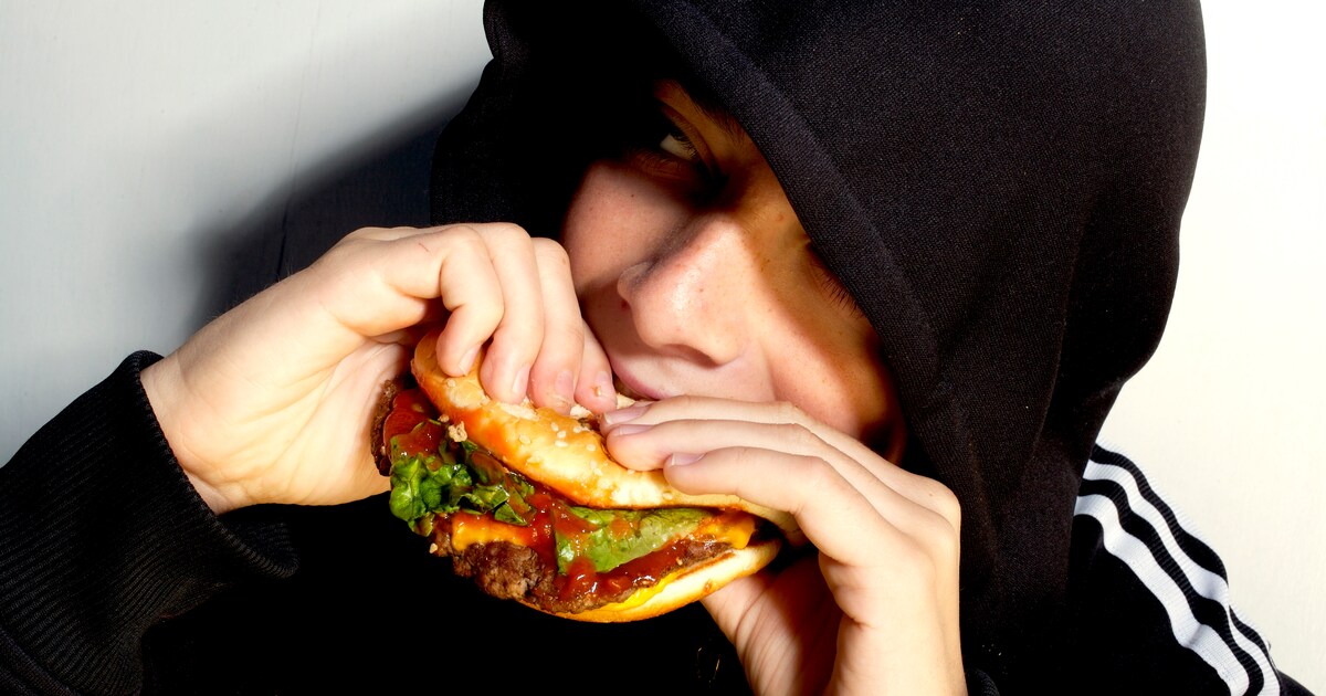 Hoe voorkomen we dat het (kleed)geld van onze zoon opgaat aan snacks en ...