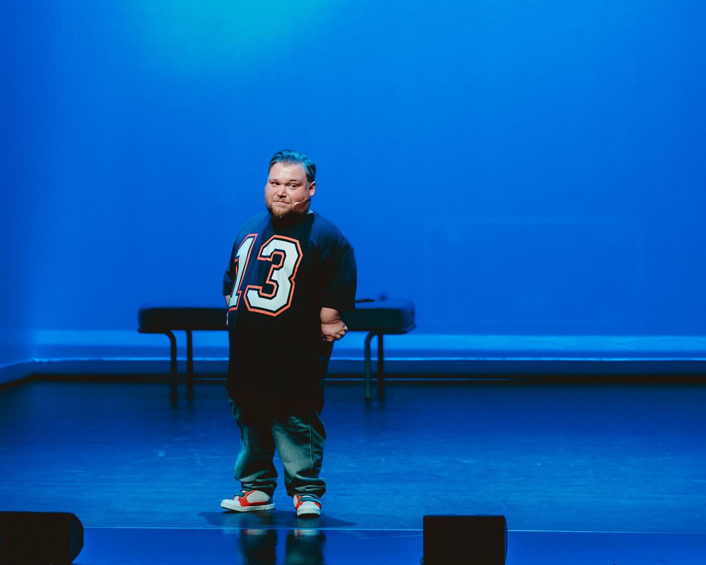 Je ziet niet elk seizoen zo’n slimme comedyshow als ‘13’ van William ...