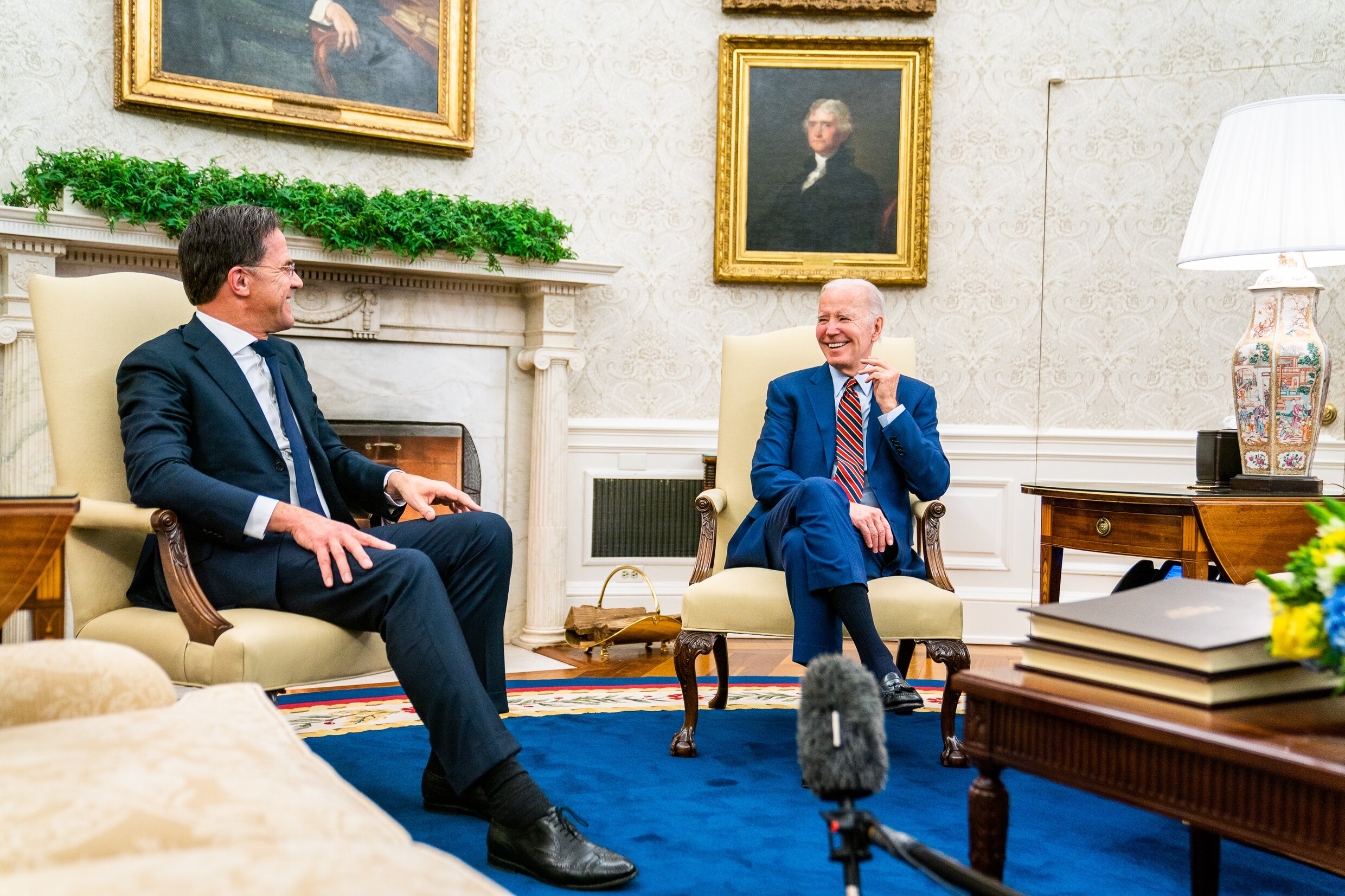 Lieveling van Biden, fluisteraar van Trump: Mark Rutte topfavoriet voor ...