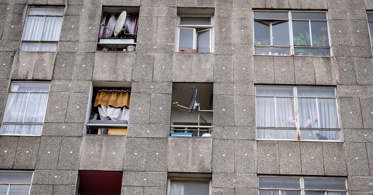 Bijna drie op tien Brusselaars leven onder armoedegrens | De Morgen