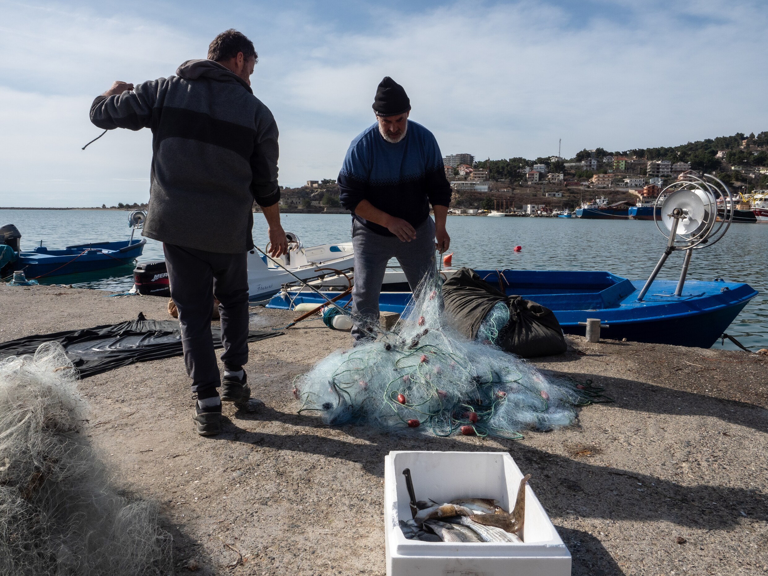 Op weg naar Italië moeten migranten in Albanië wachten: ‘Wij hoeven hun ...