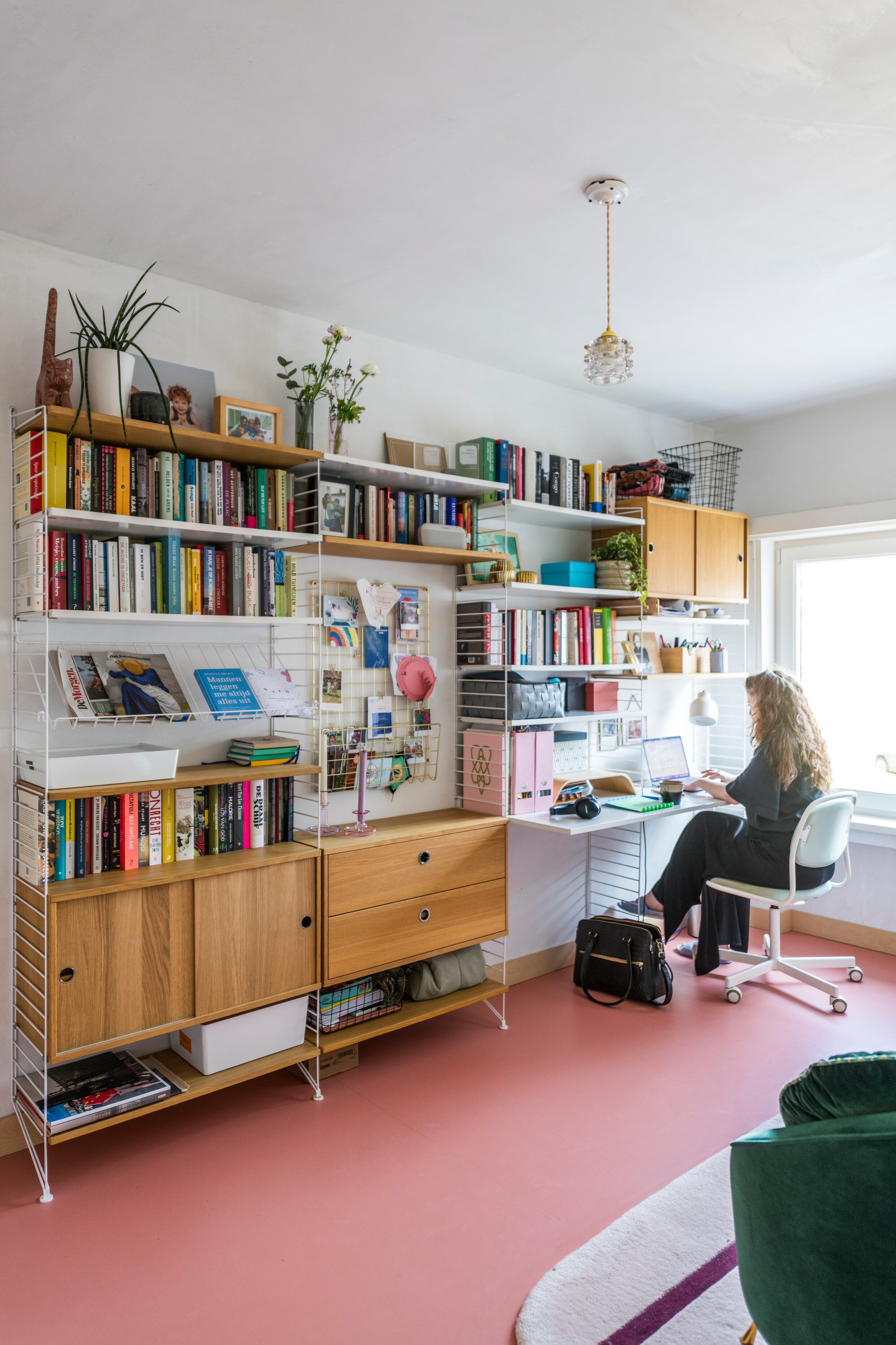 Roze vloeren en een klimrek: binnenkijken in een paradijs voor speelvogels | De Morgen