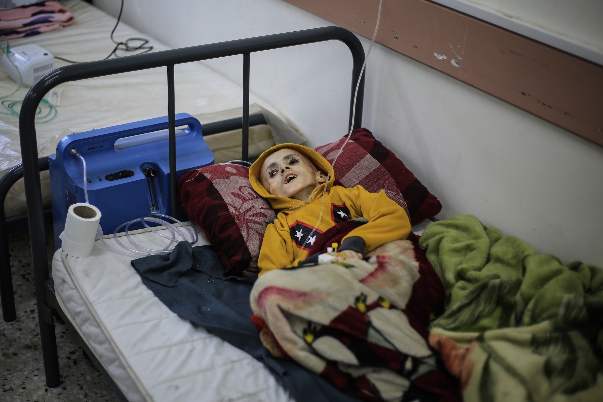 Deze 10-jarige jongen geeft de hongersnood in Gaza een hartverscheurend ...