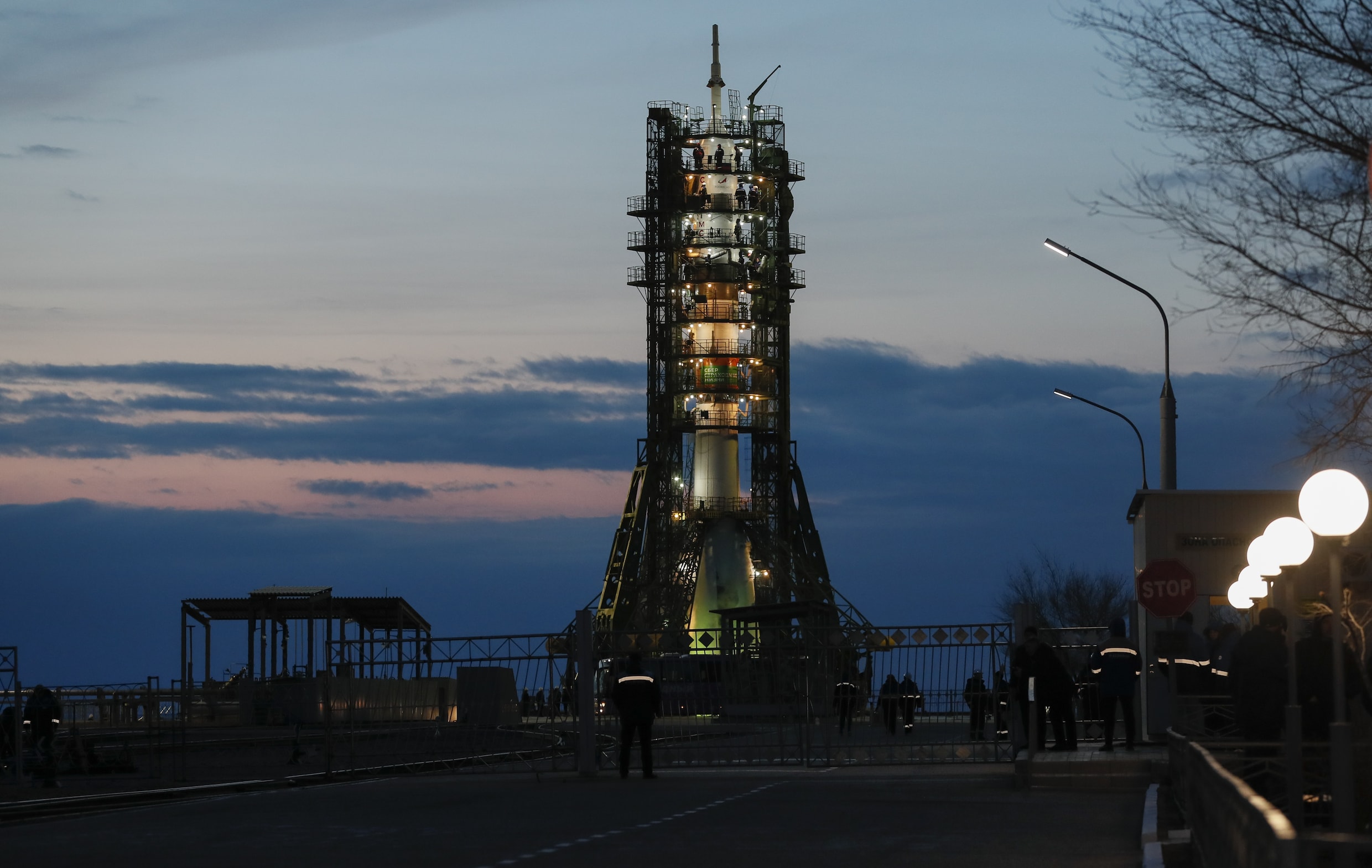 Lancering bemande raket naar ISS op laatste moment afgeblazen | De Morgen