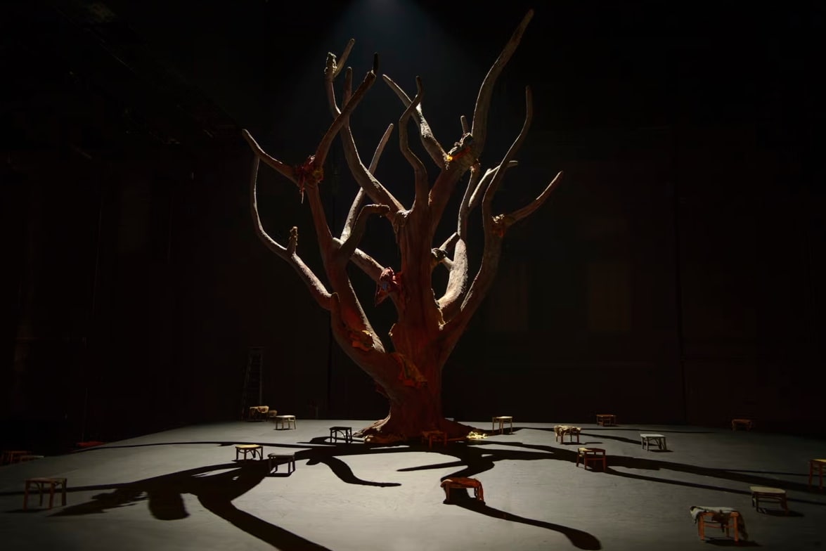 In de schaduw van een stervende boom: ‘Ombra’ van Alain Platel en ...