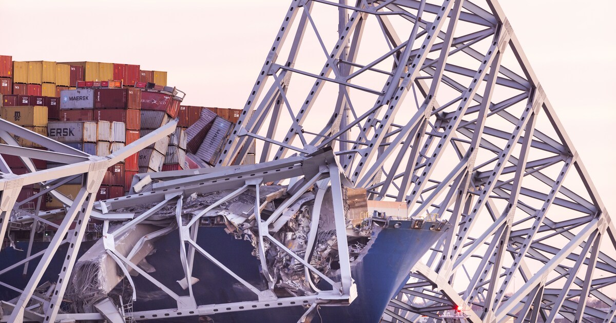 Brug stort in bij Baltimore na aanvaring containerschip: schip zou voor ... Brug stort in bij Baltimore na aanvaring containerschip: schip zou voor ...